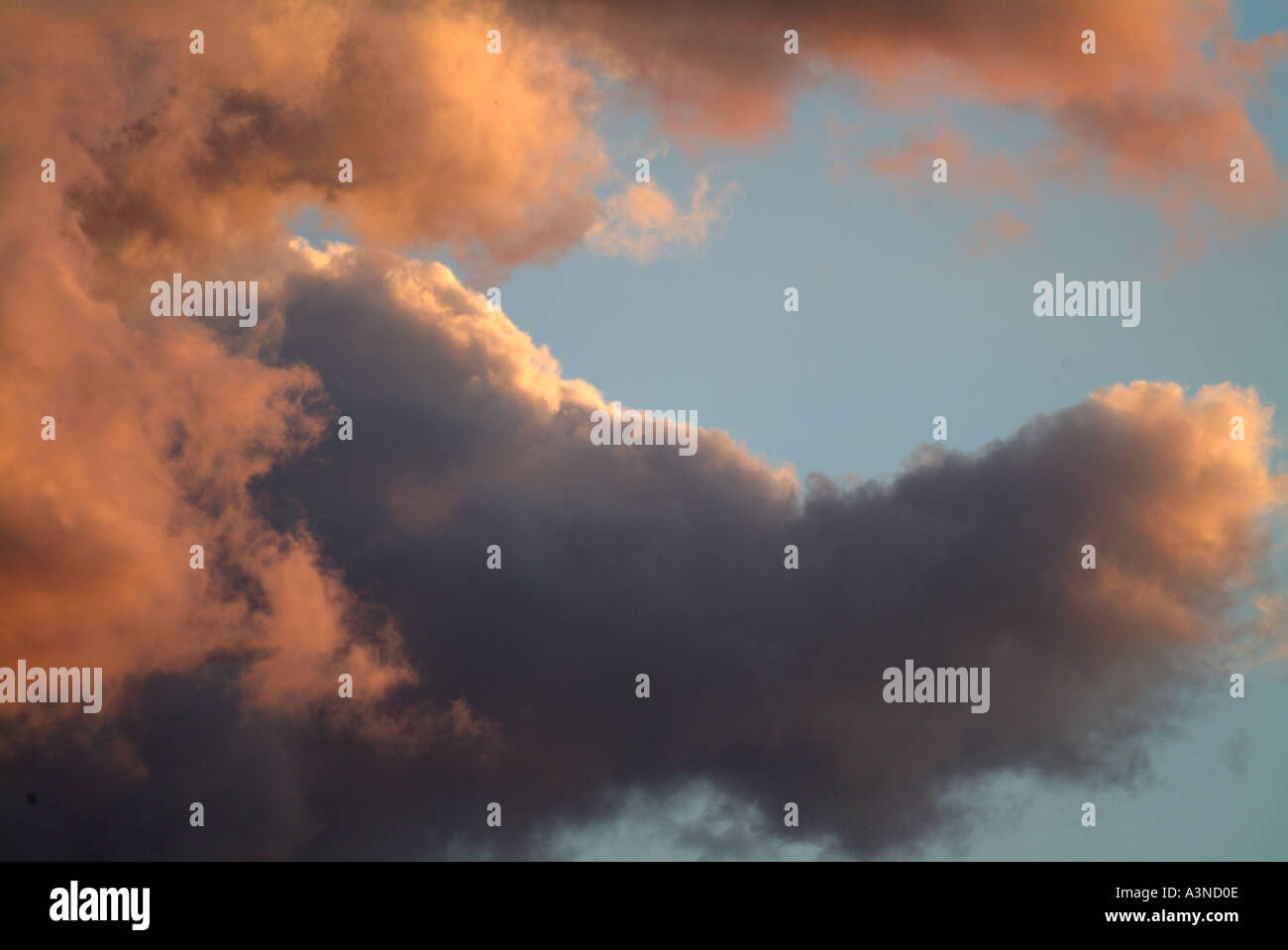 Mass layer clouds hi-res stock photography and images - Alamy