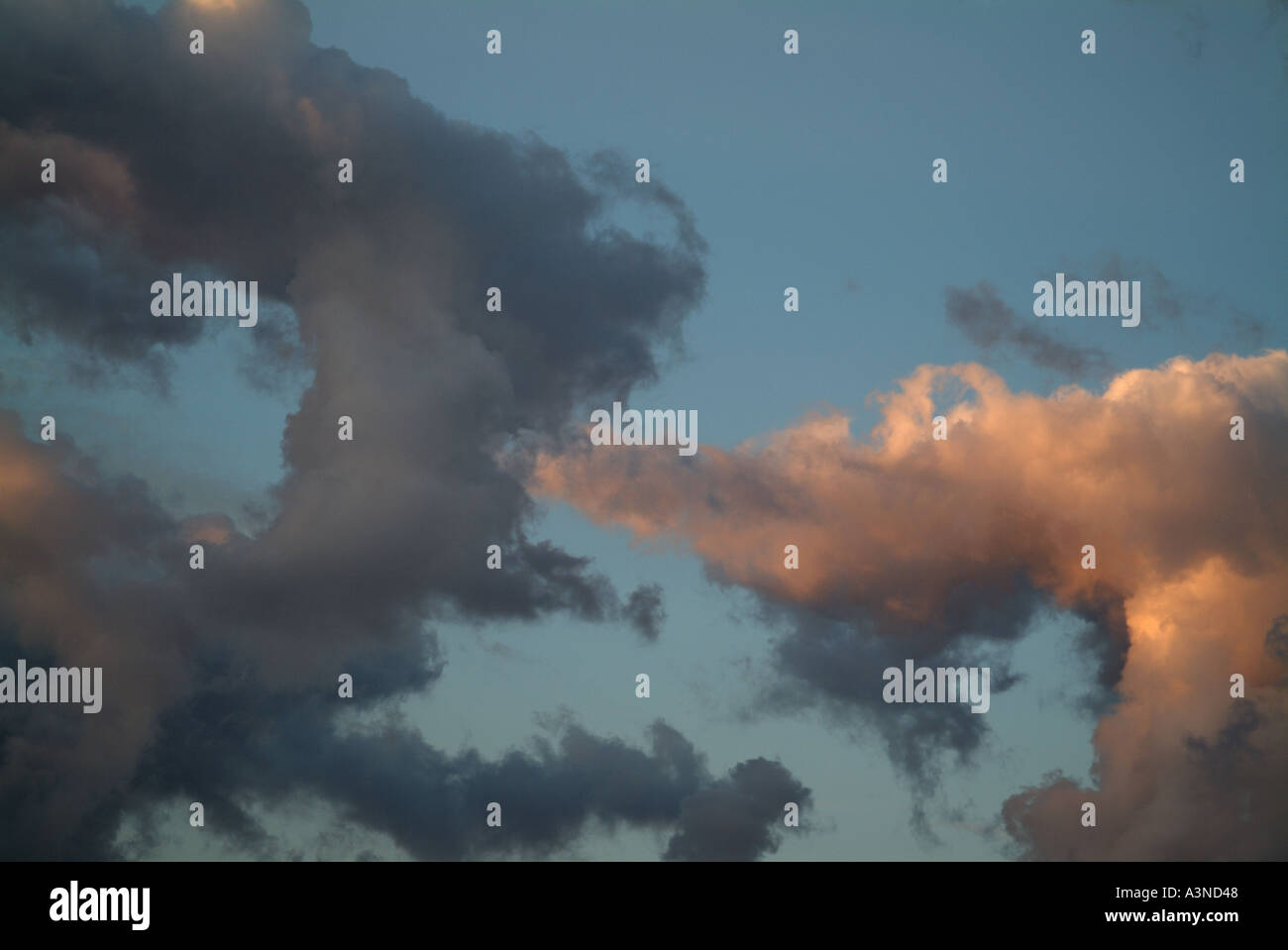 Mass layer clouds hi-res stock photography and images - Alamy