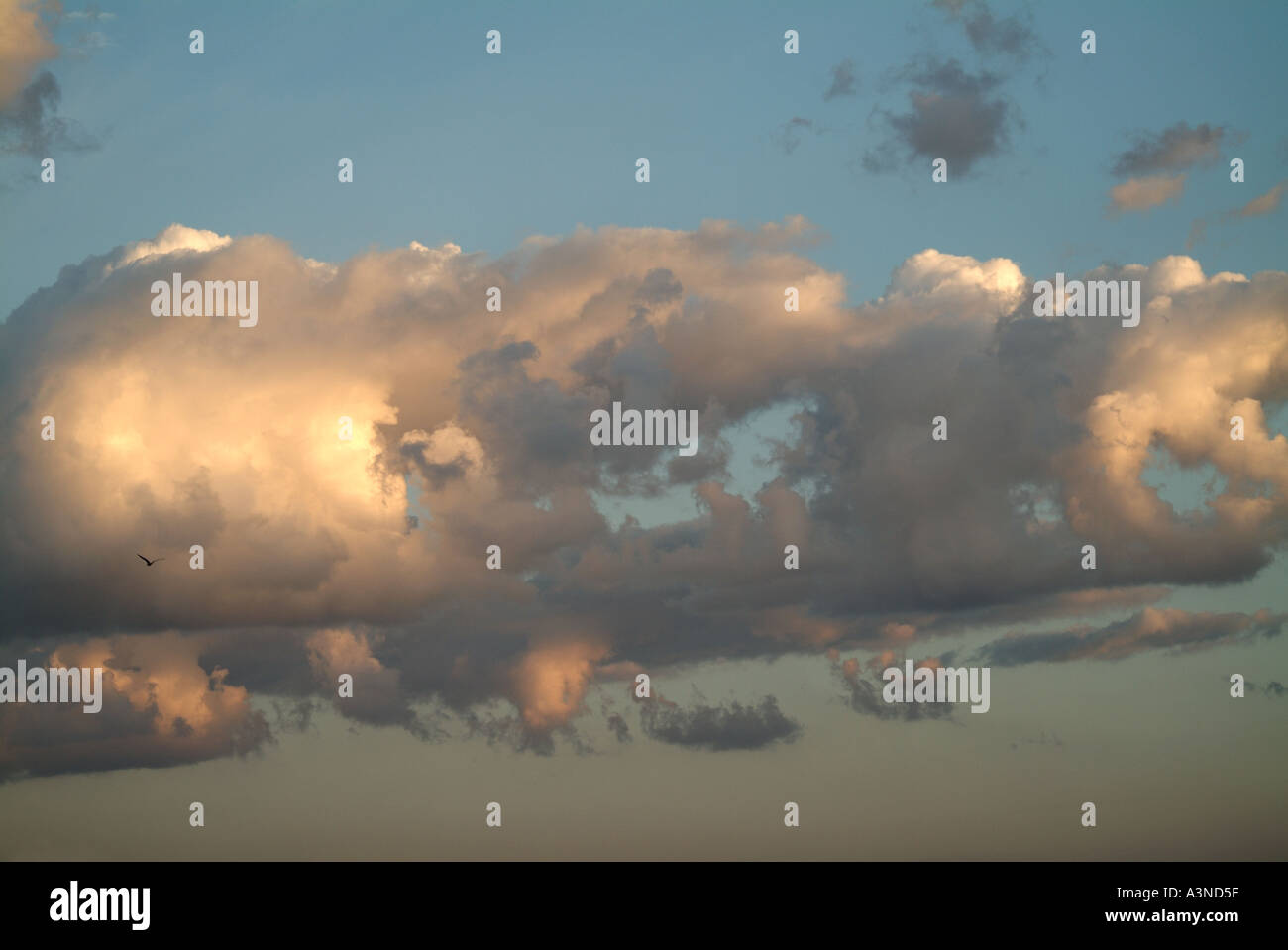 Mass layer clouds hi-res stock photography and images - Alamy