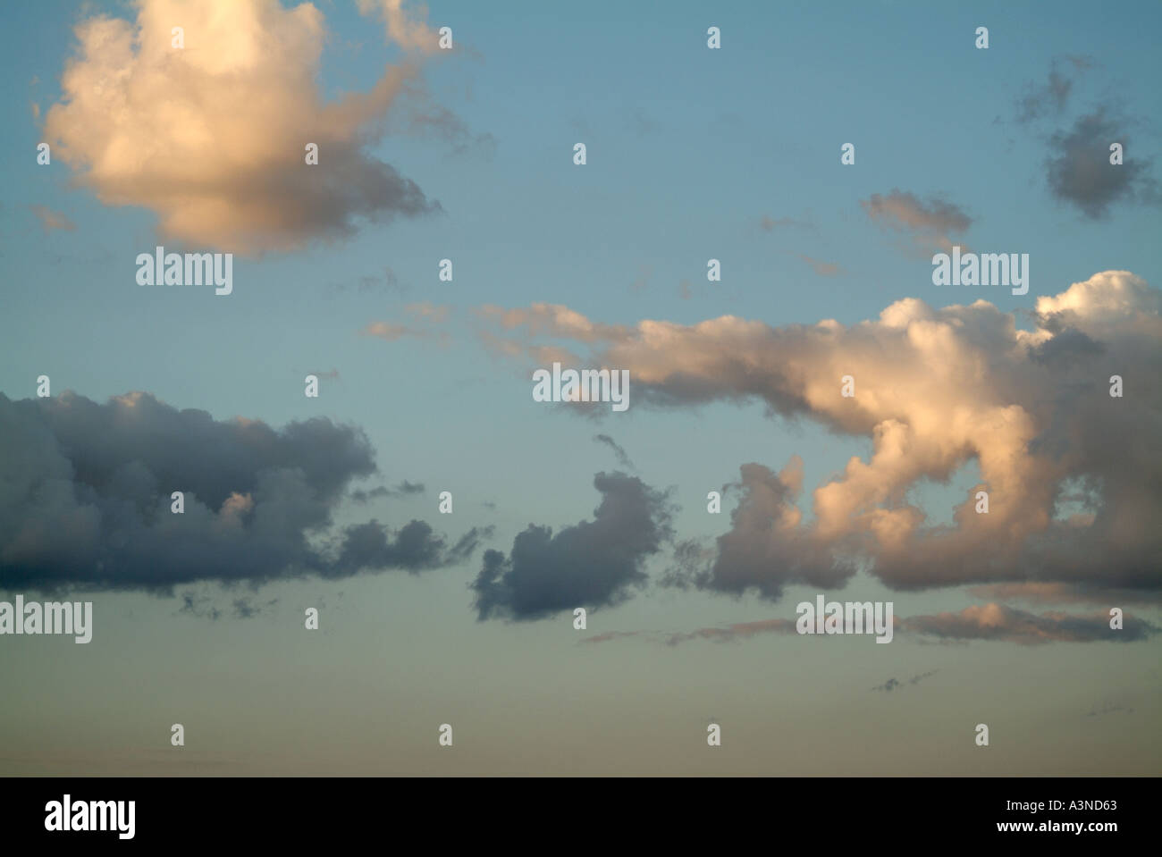 Mass layer clouds hi-res stock photography and images - Alamy