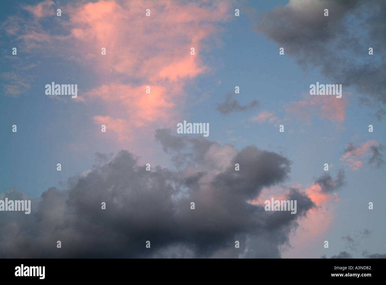Mass layer clouds hi-res stock photography and images - Alamy