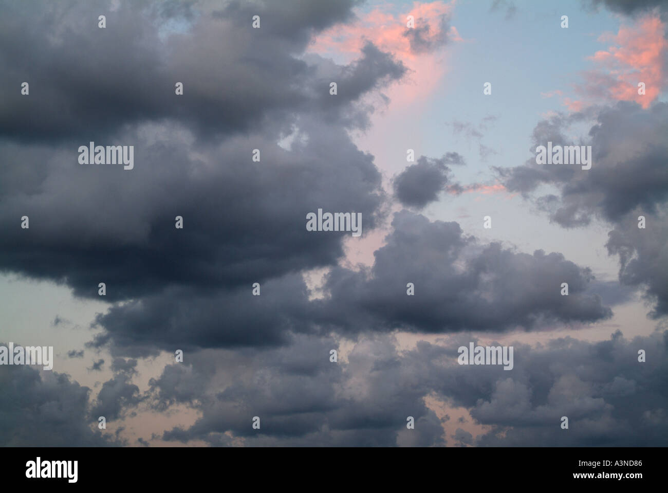 Mass layer clouds hi-res stock photography and images - Alamy