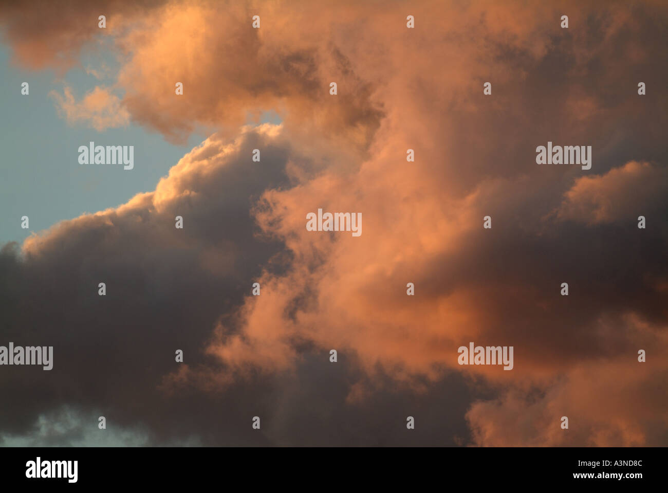 Mass layer clouds hi-res stock photography and images - Alamy