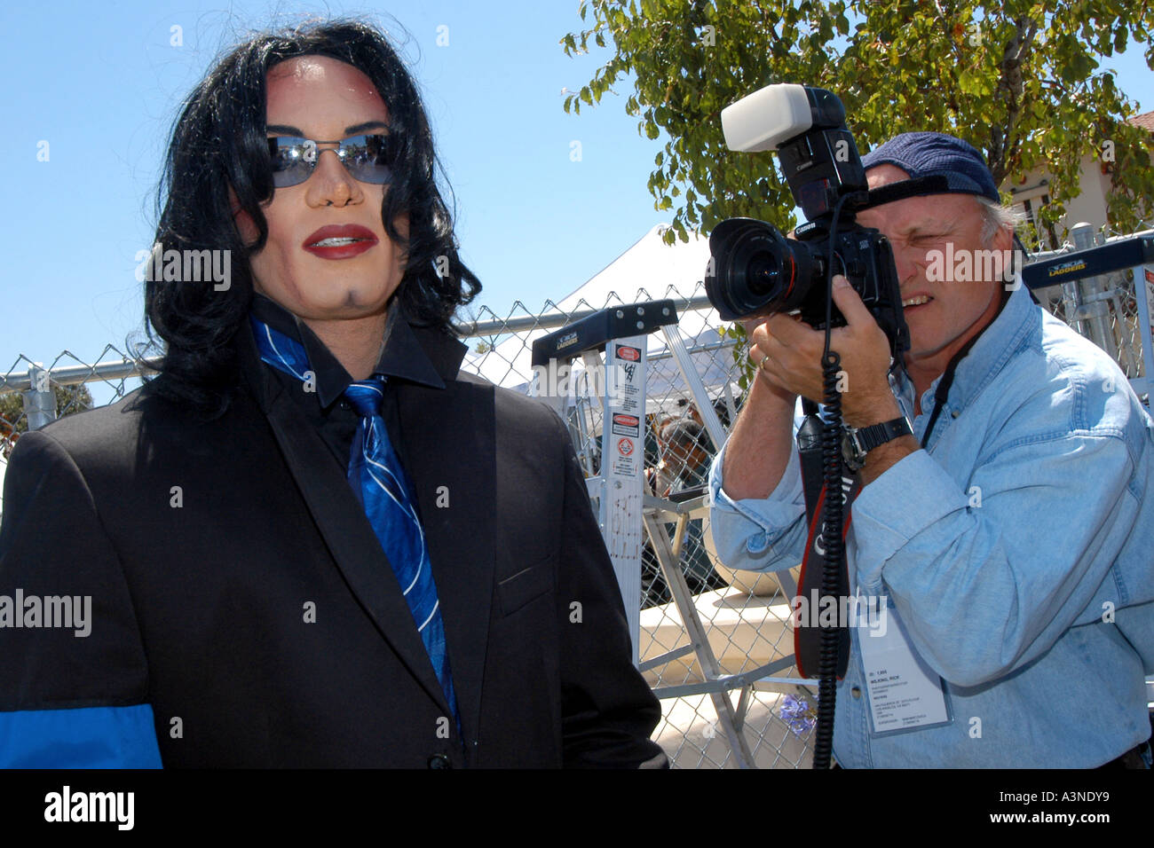 Michael jackson 2005 hi-res stock photography and images - Alamy