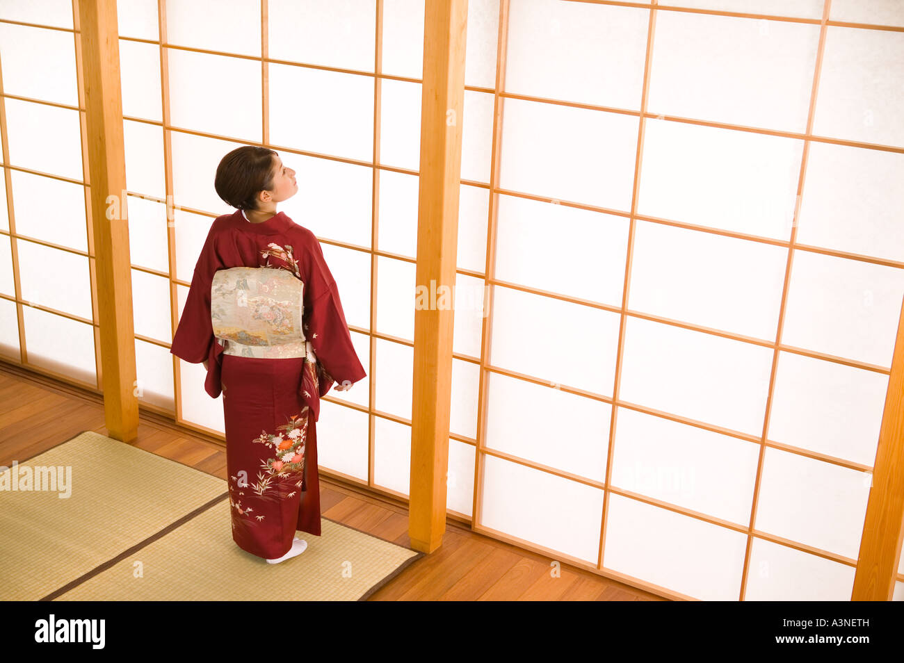 Rear view woman wearing kimono hi-res stock photography and images - Alamy