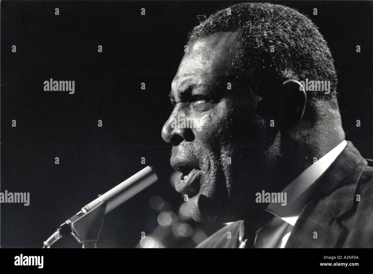 HOWLIN WOLF - US Blues singer on Ready, Steady, Go in December 1964 ...