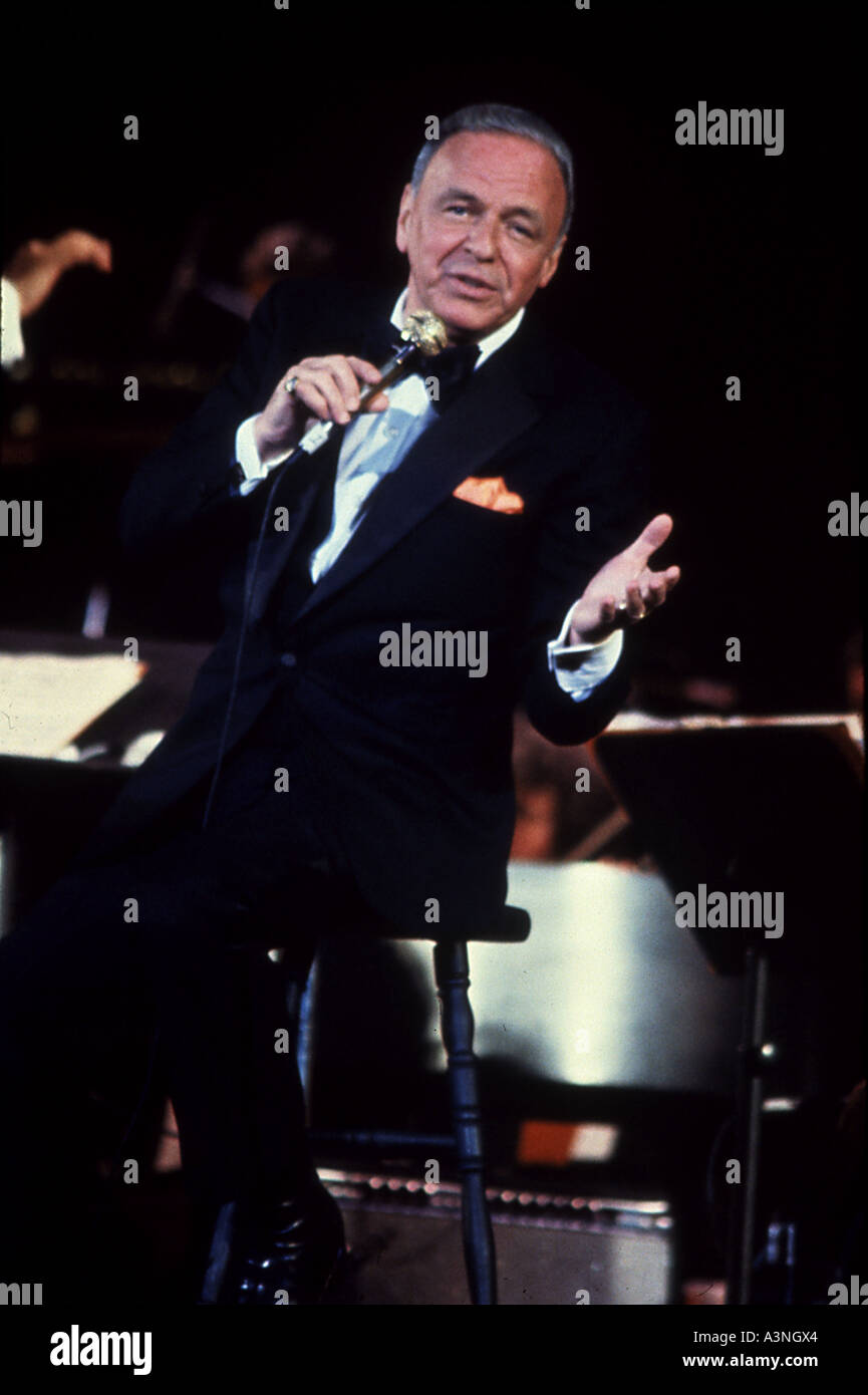 FRANK SINATRA US singer Stock Photo - Alamy