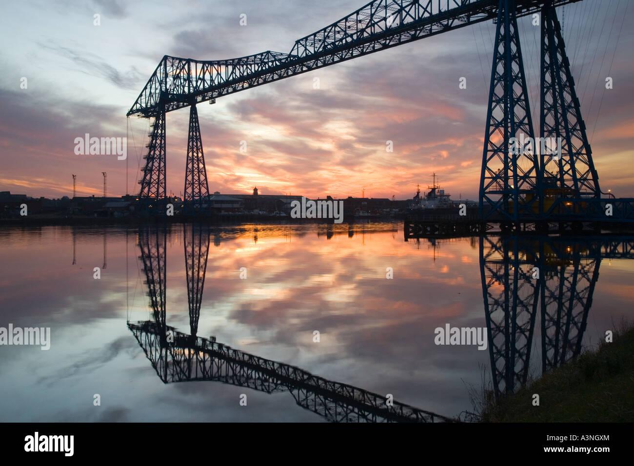 Teesside transporter bridge at night hi-res stock photography and ... Teesside transporter bridge at night hi-res stock photography and ...