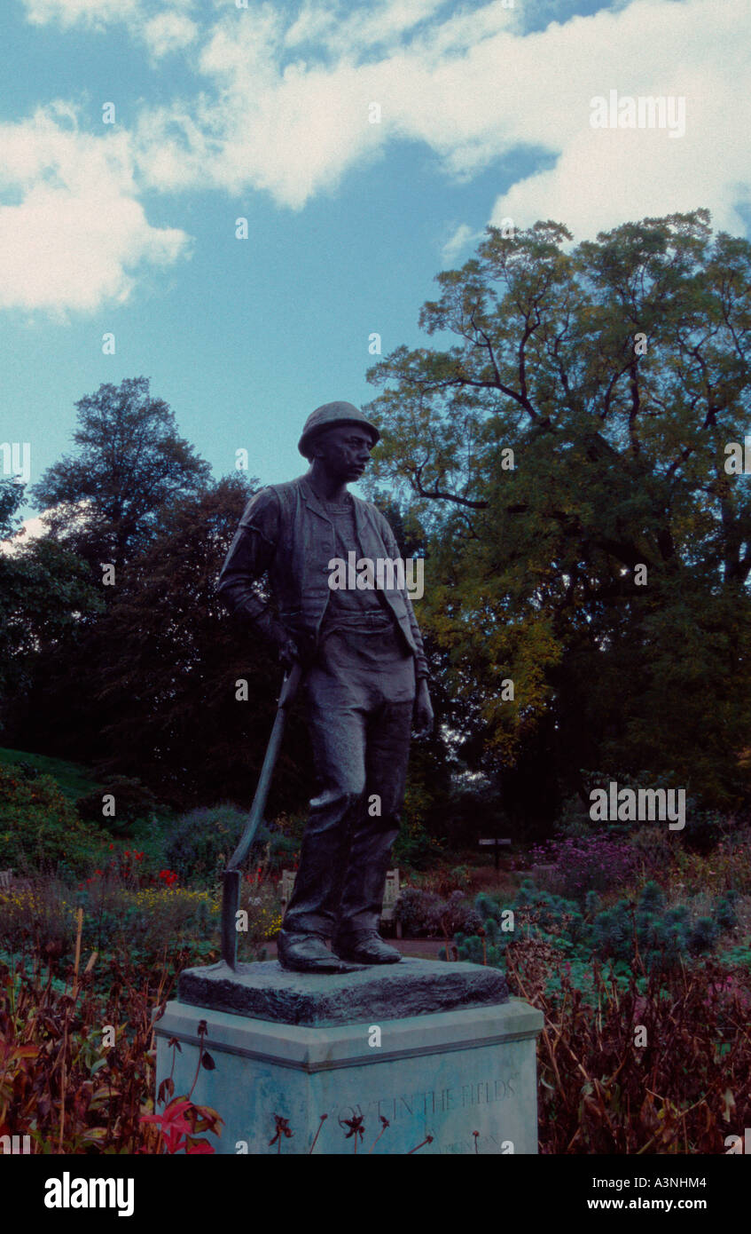 Bronze sculpture farmer hi-res stock photography and images - Alamy
