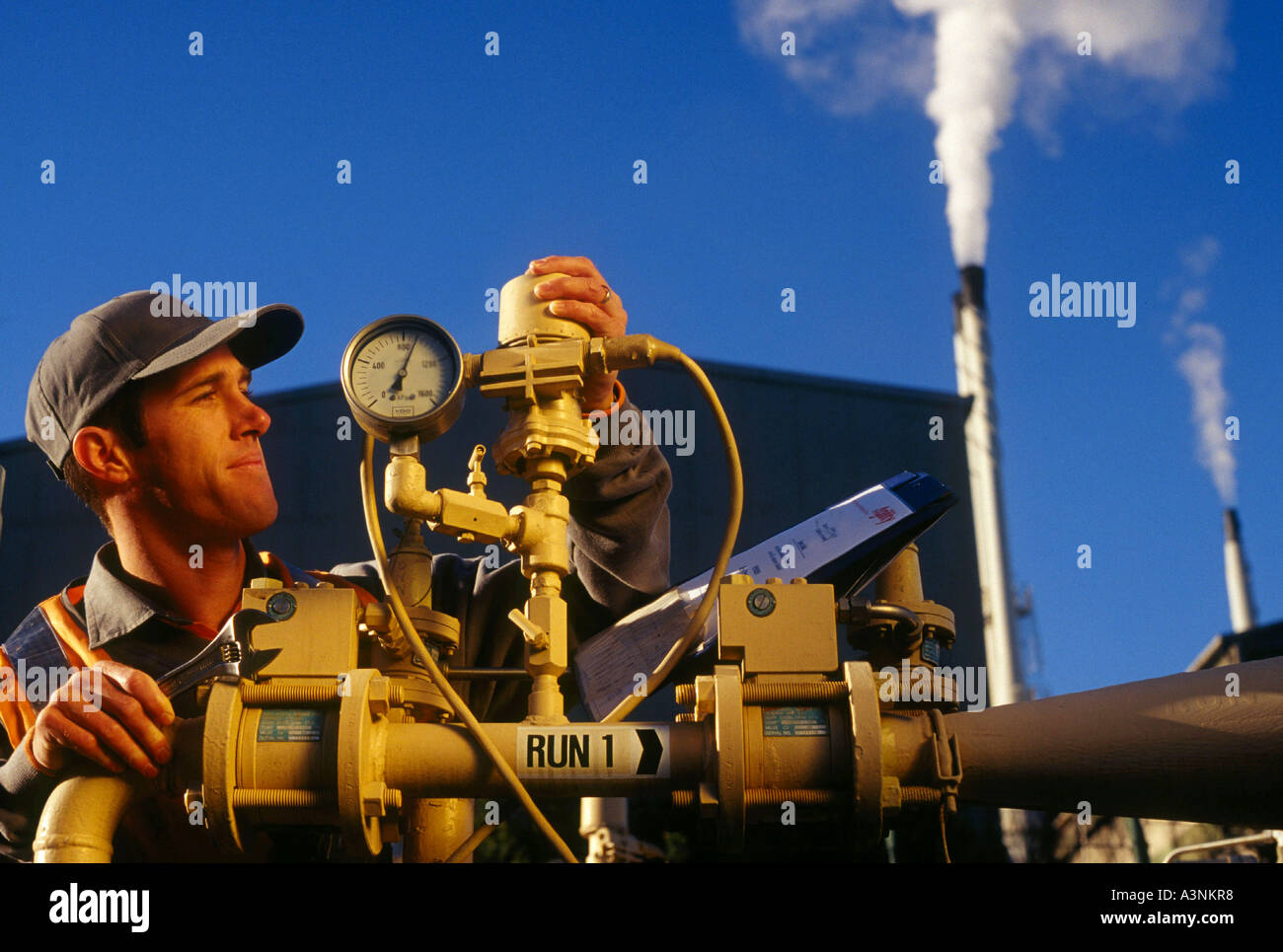 Output valves hi-res stock photography and images - Alamy