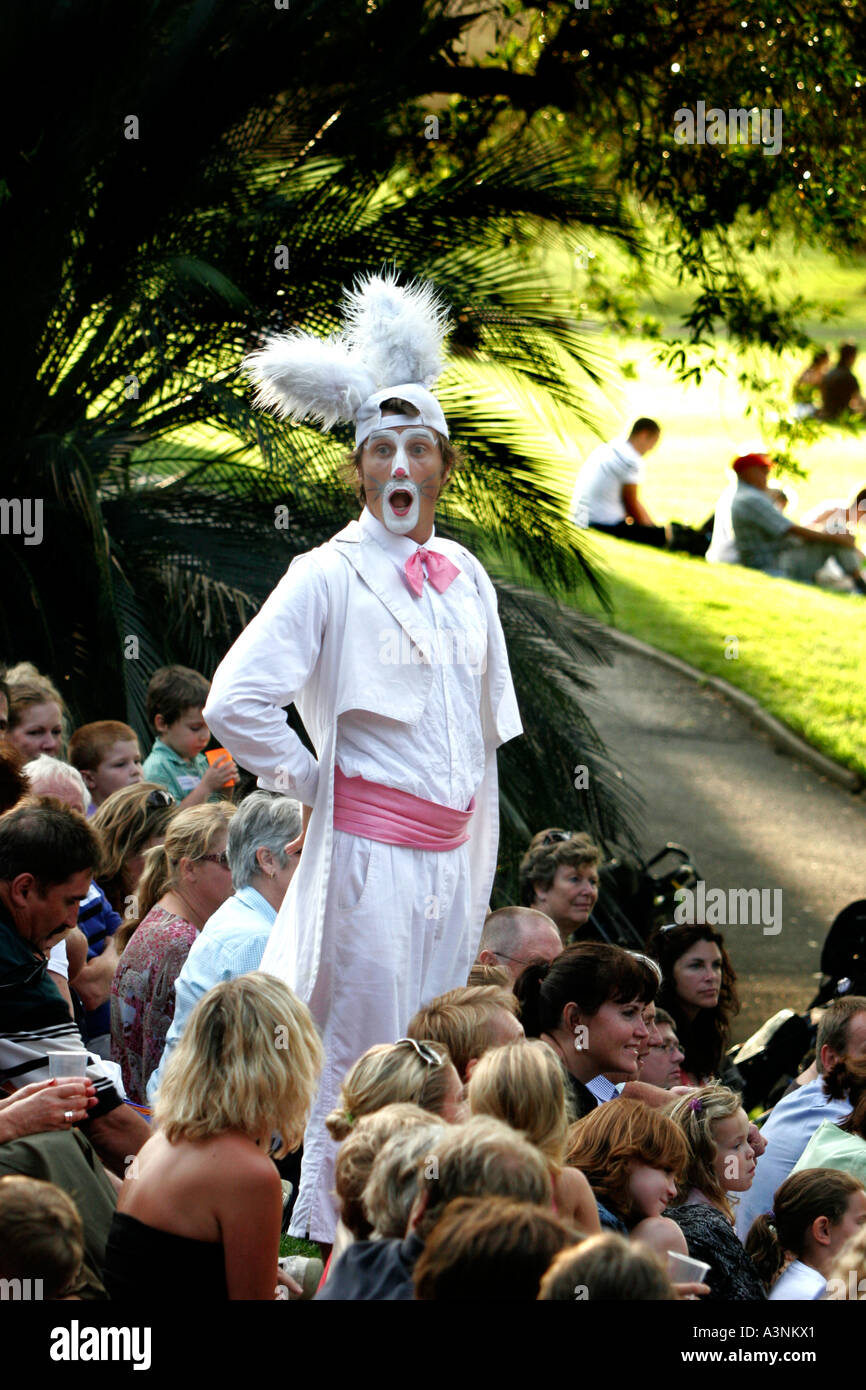 Actors from the Australian Shakespeare Company make a Summer evening ...