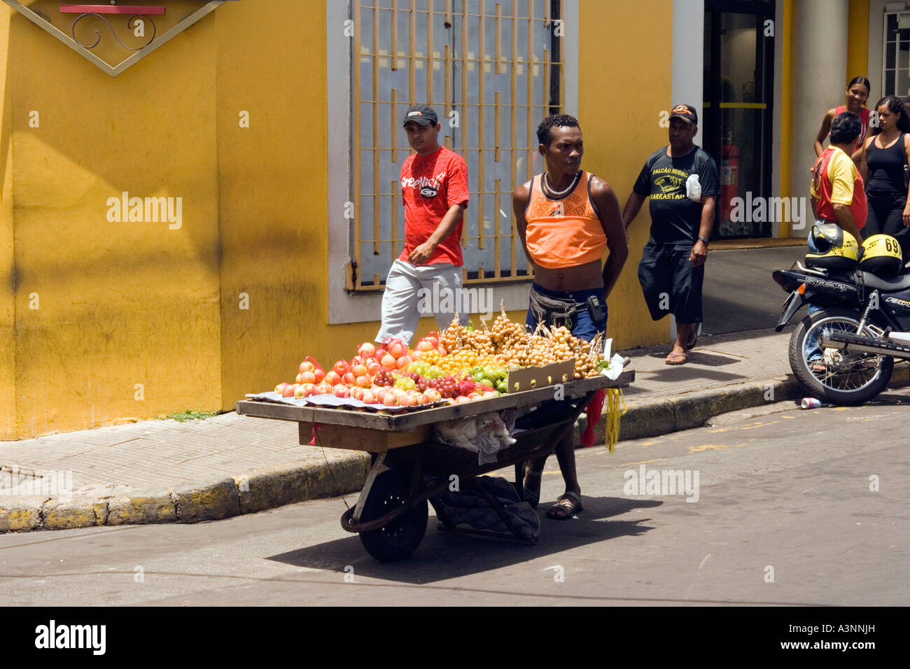 Street_seller hi-res stock photography and images - Alamy