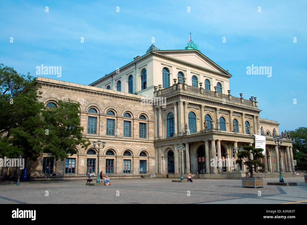 Hanover state opera hi-res stock photography and images - Alamy