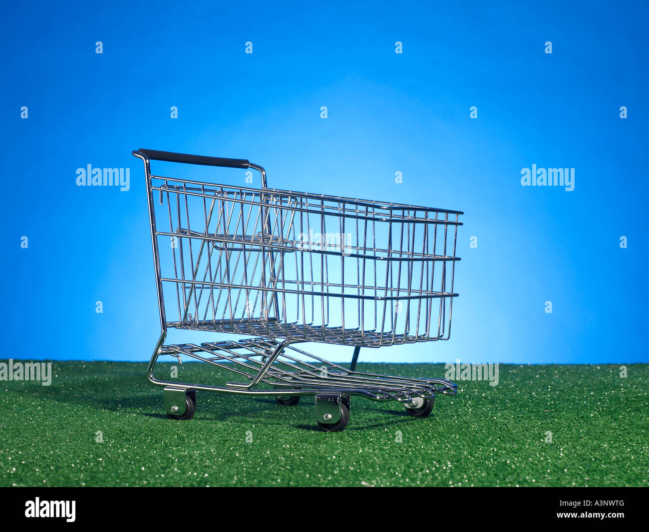 Push cart black hi-res stock photography and images - Alamy