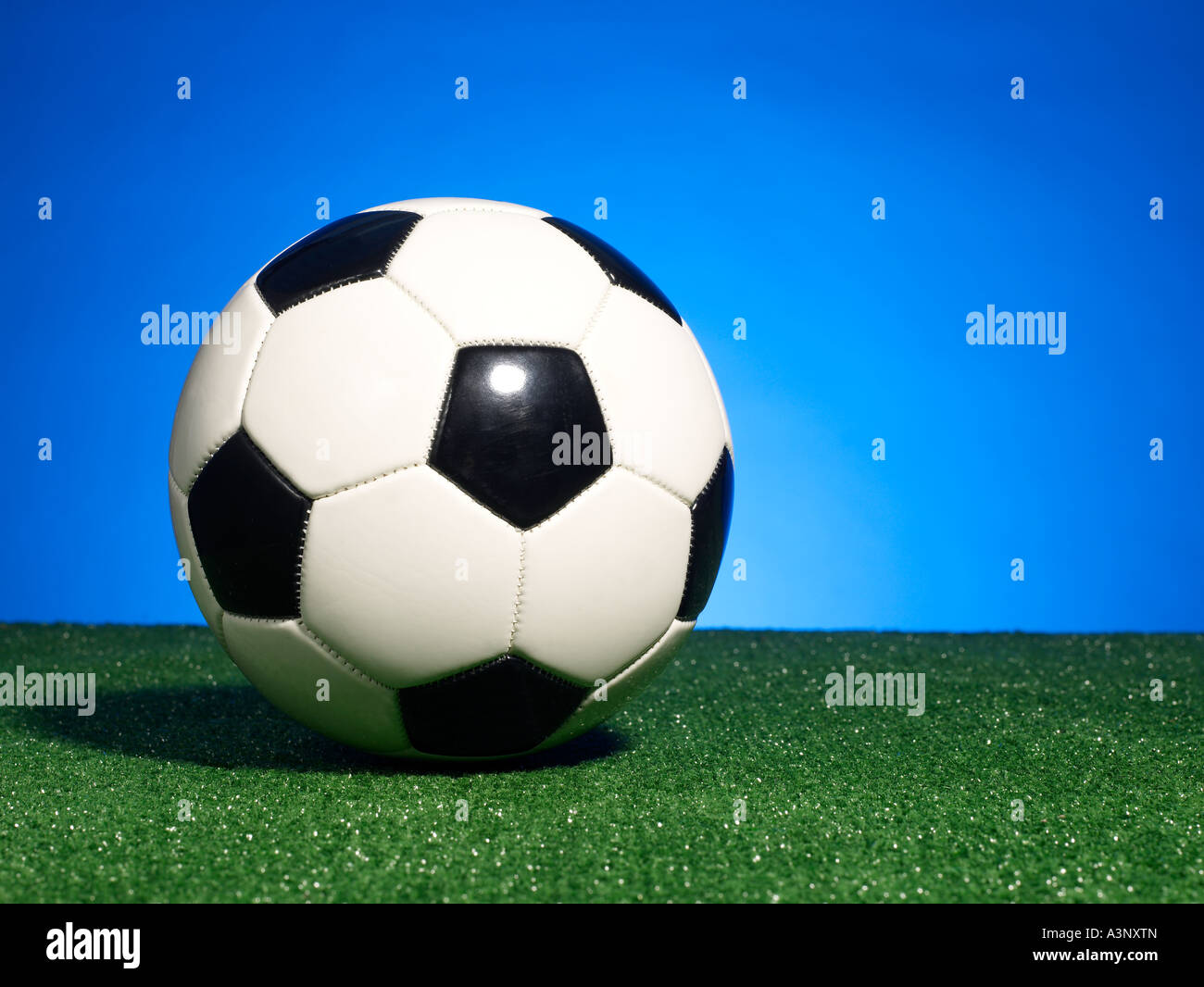 Curved ball hi-res stock photography and images - Alamy