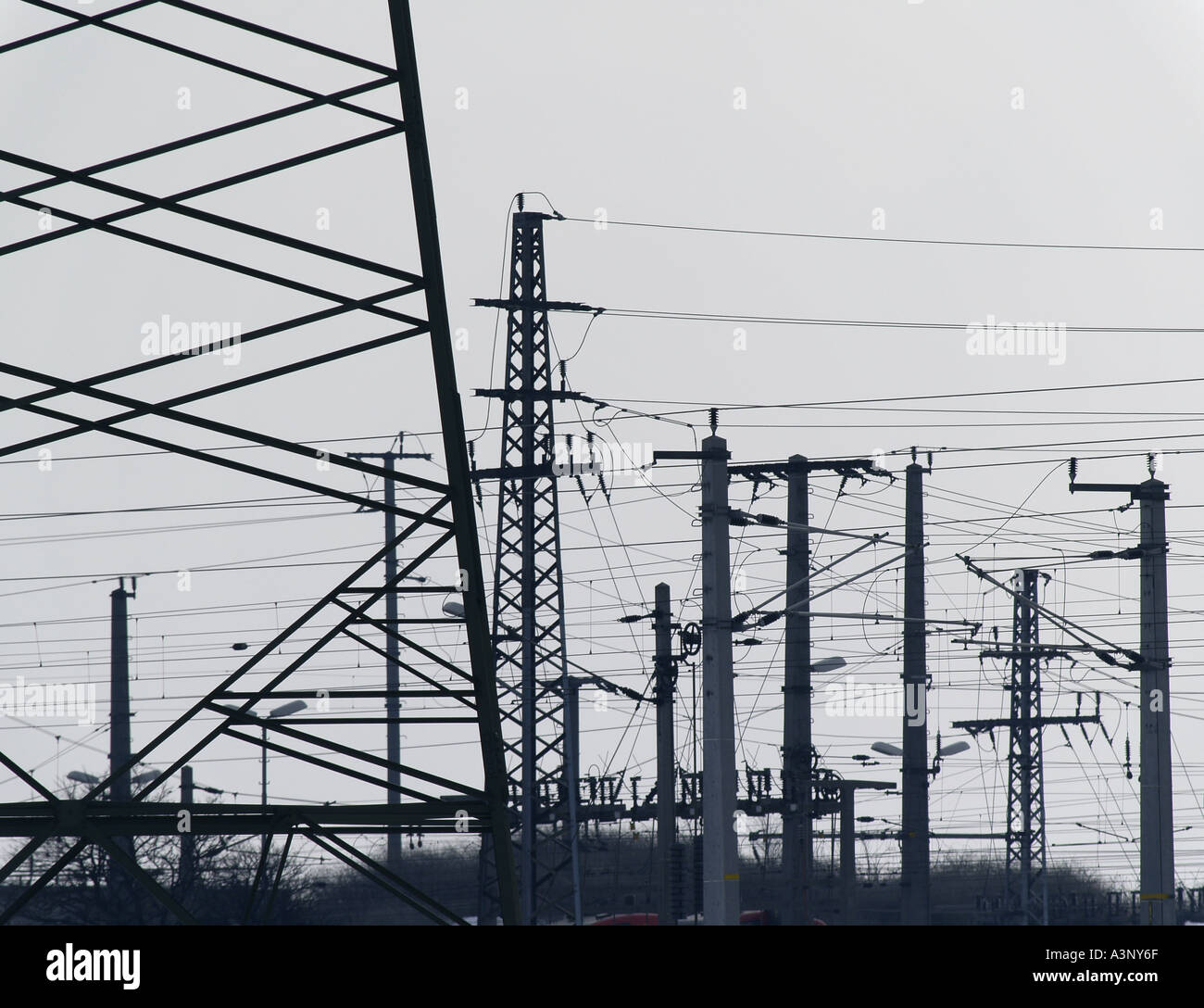 Catenary pattern hi-res stock photography and images - Alamy