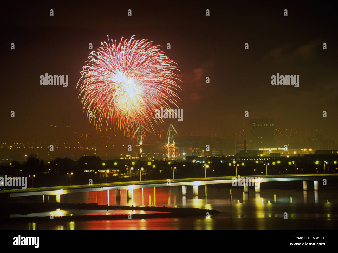Fireworks Display over Cardiff Bay 32199IH Stock Photo - Alamy