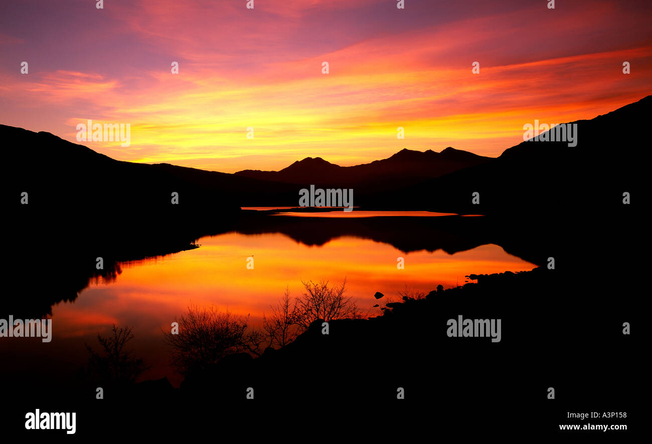 Snowdon horseshoe sunset hi-res stock photography and images - Alamy