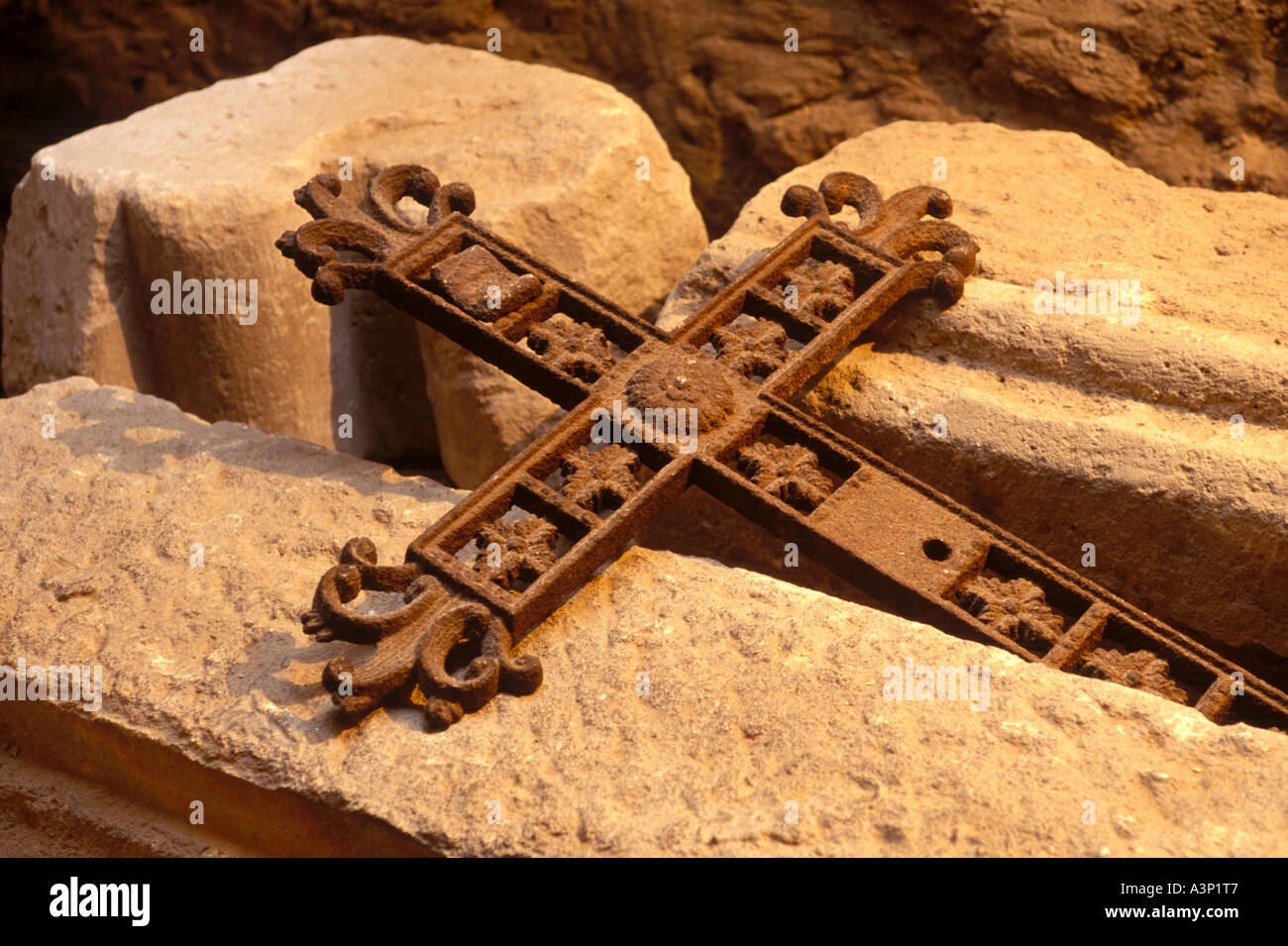 Metal cross hi-res stock photography and images - Alamy