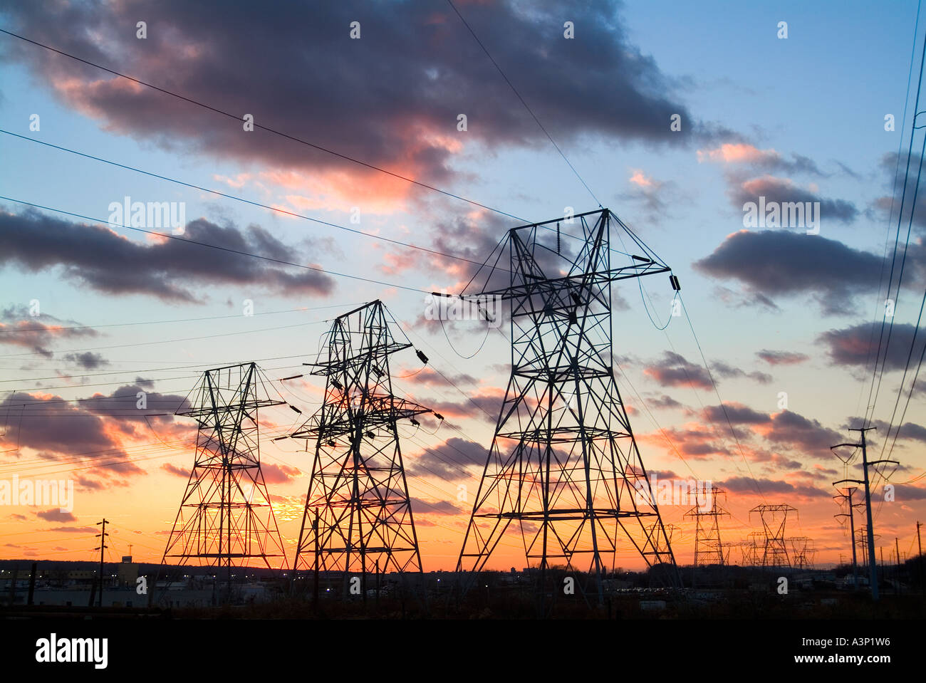 High voltage ac transmission tower hi-res stock photography and images ...