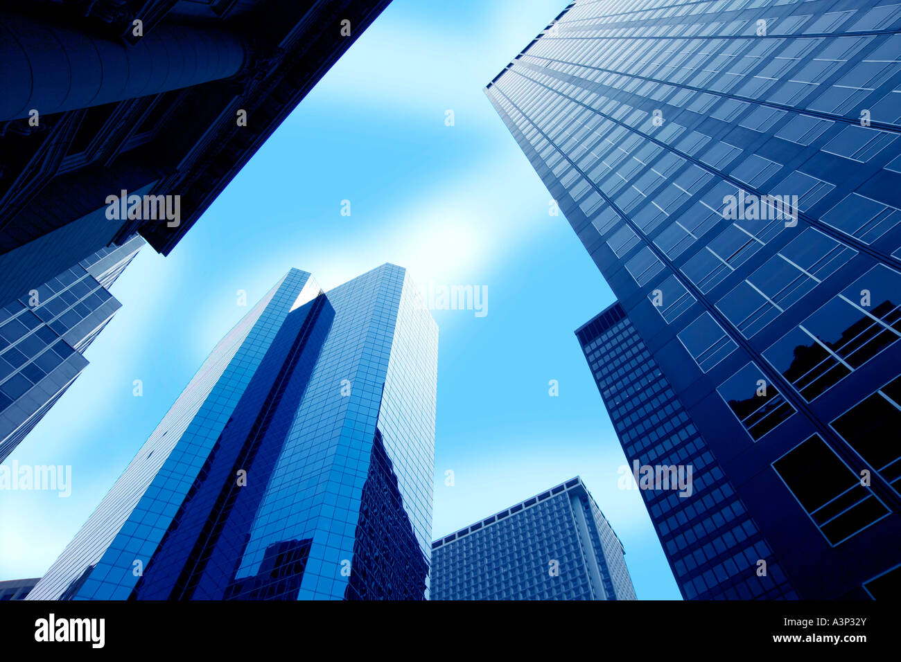 Horizontal buildings hi-res stock photography and images - Alamy