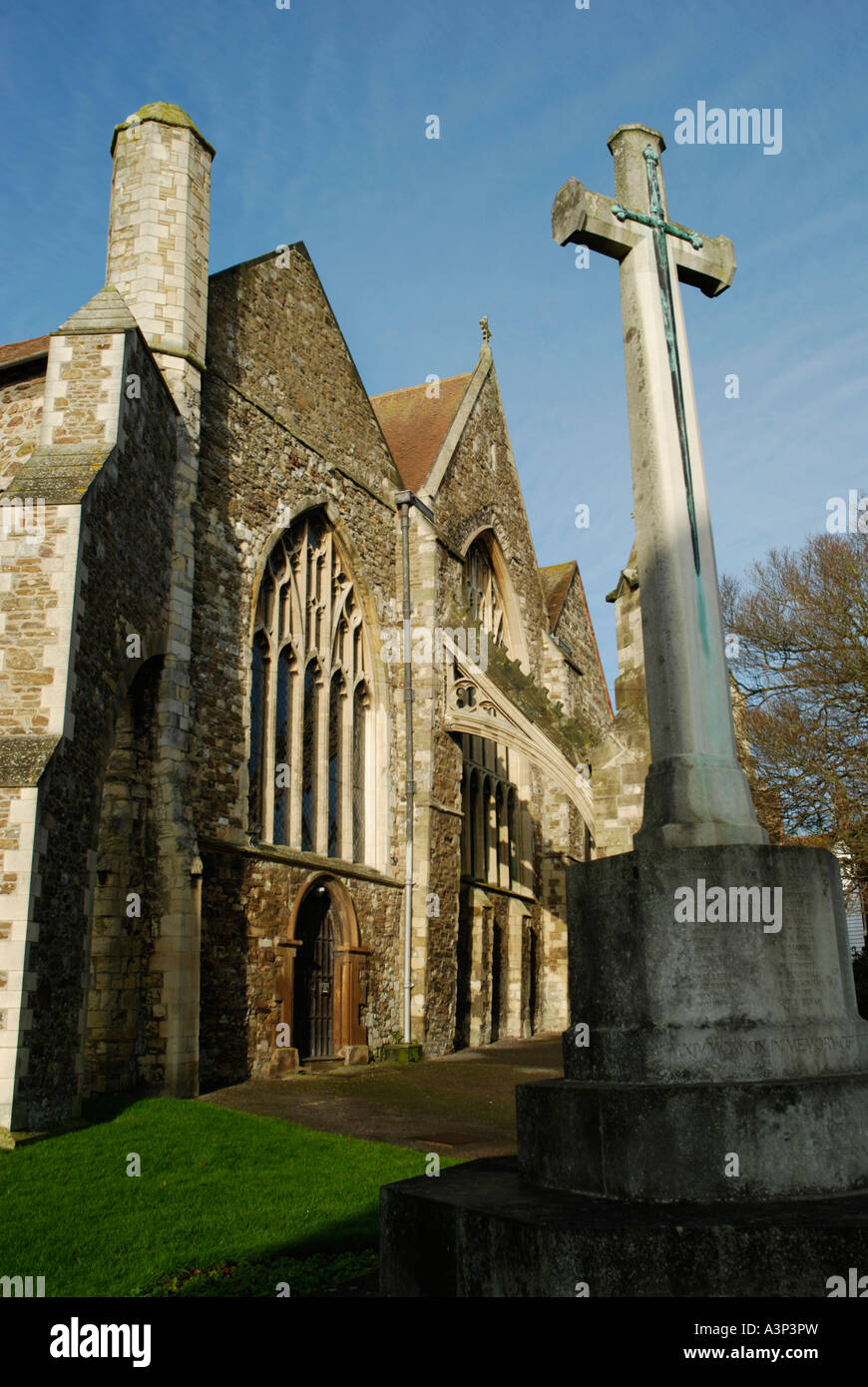 St Mary the Virgin Parish Church Rye and stone cross war memorial ...