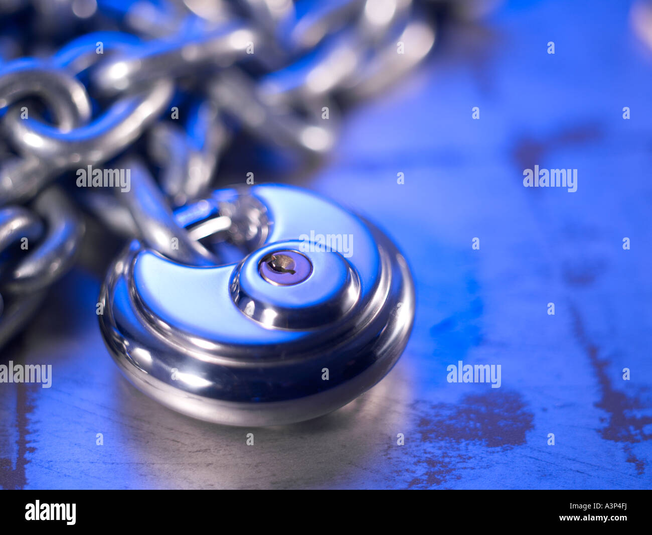 Heavy padlock hi-res stock photography and images - Alamy