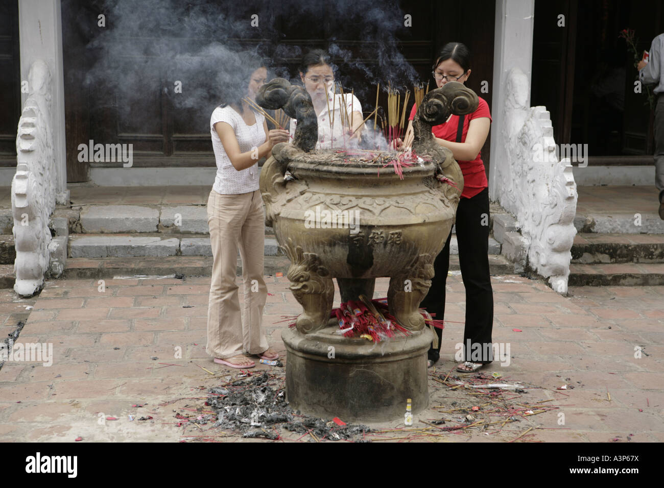 Buddhist laymen hi-res stock photography and images - Alamy