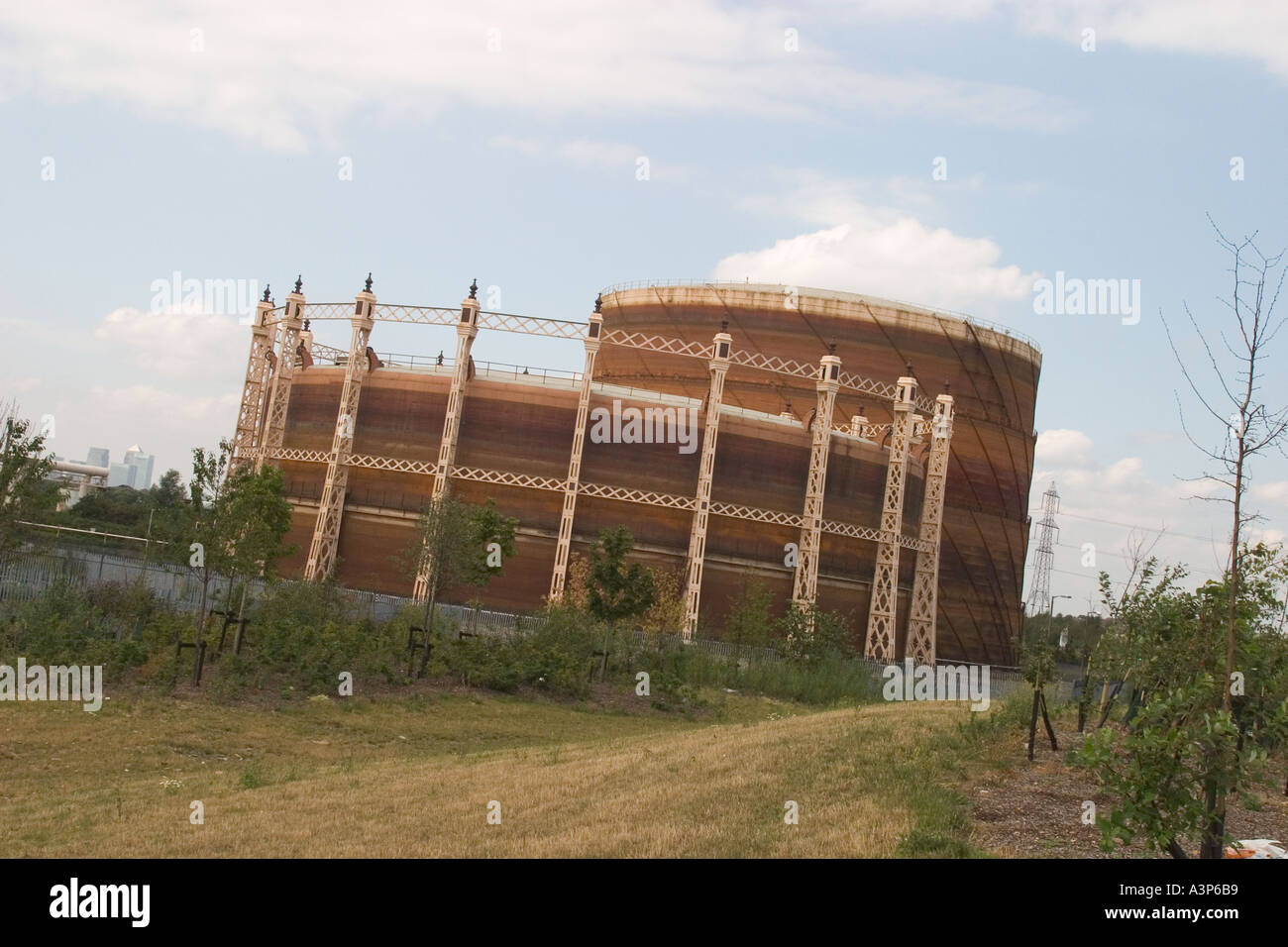Natural gas holder gasometer hi-res stock photography and images - Alamy