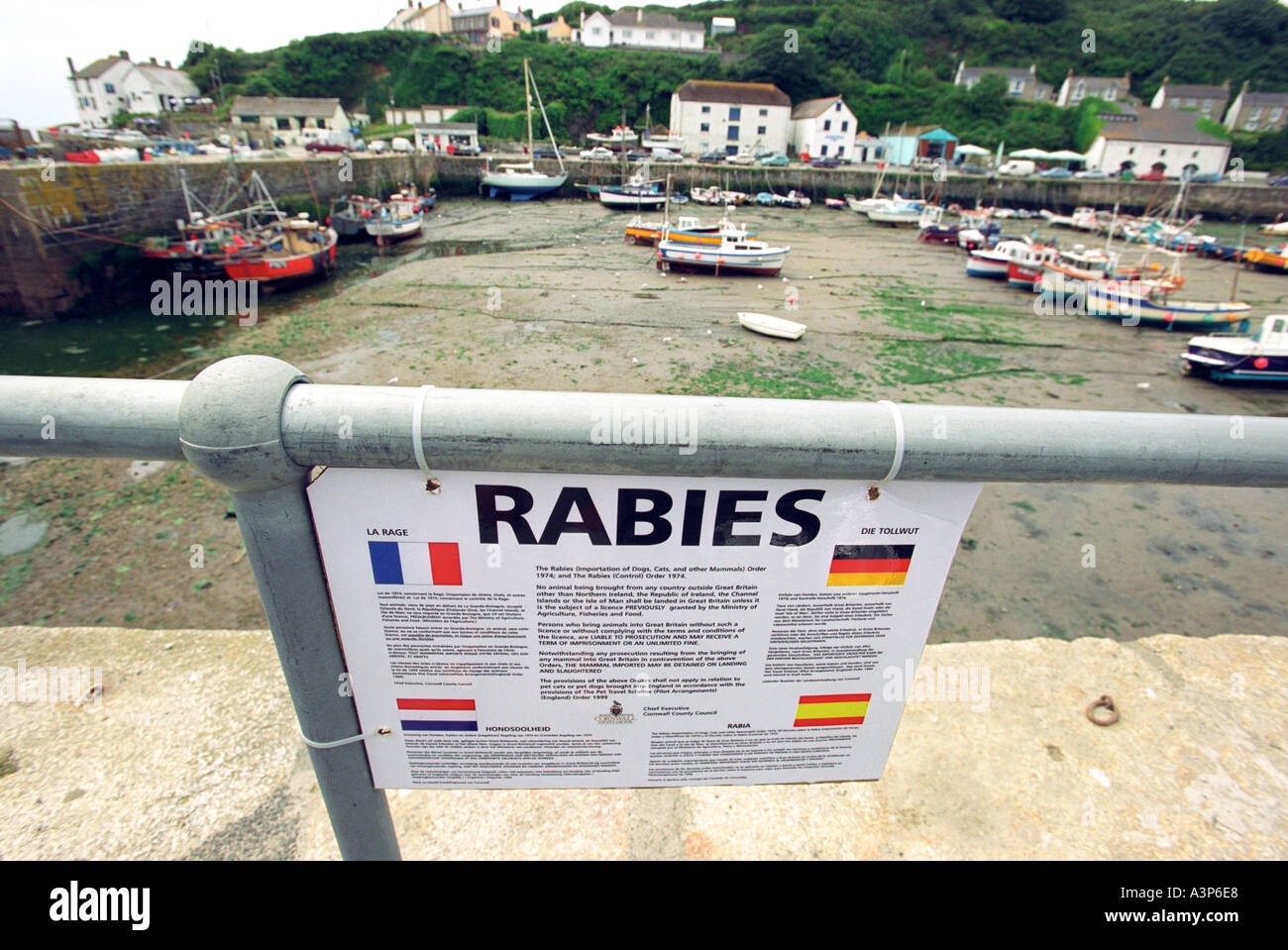 Uk rabies sign hi-res stock photography and images - Alamy