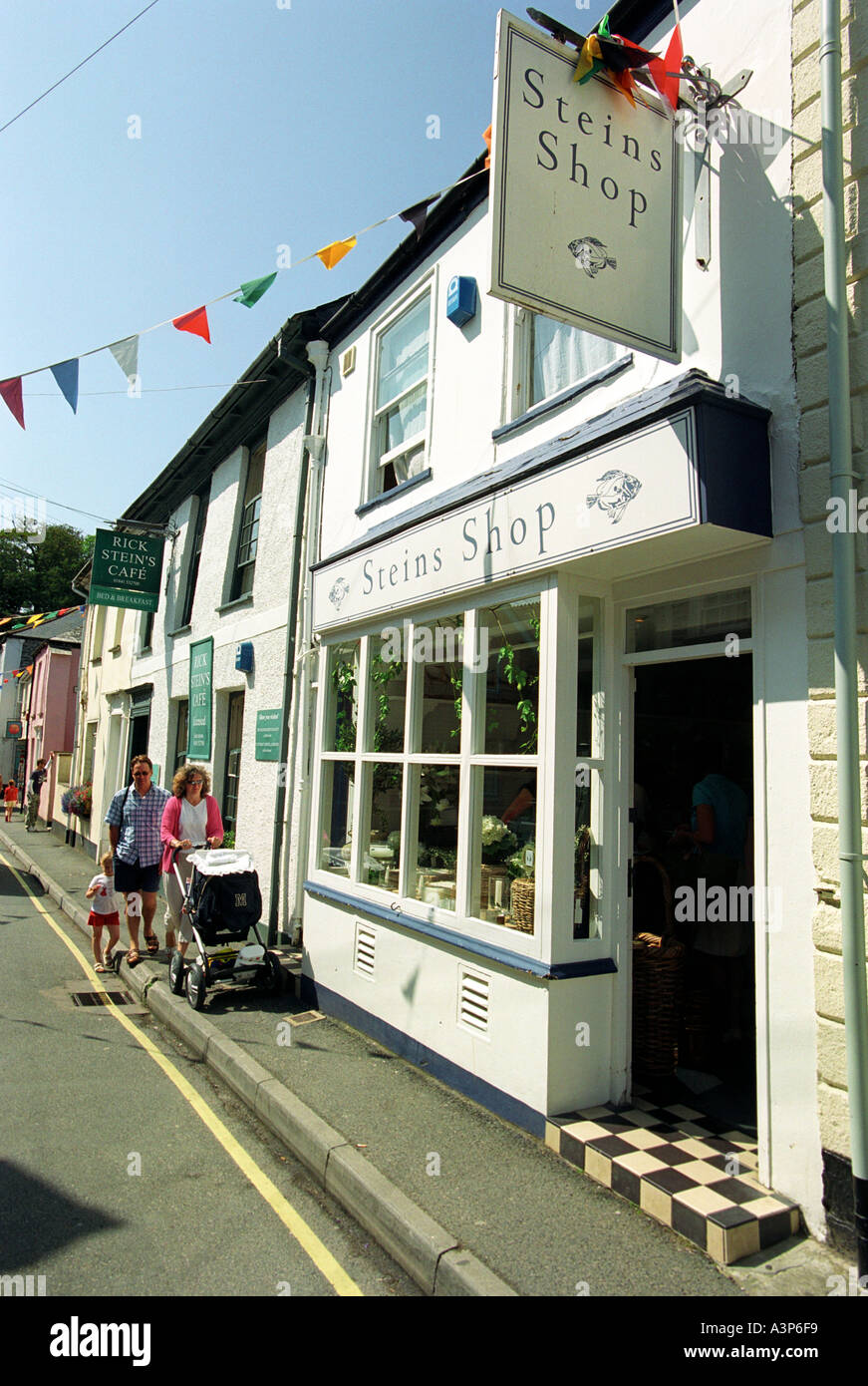 The harbour shop padstow hi-res stock photography and images - Alamy