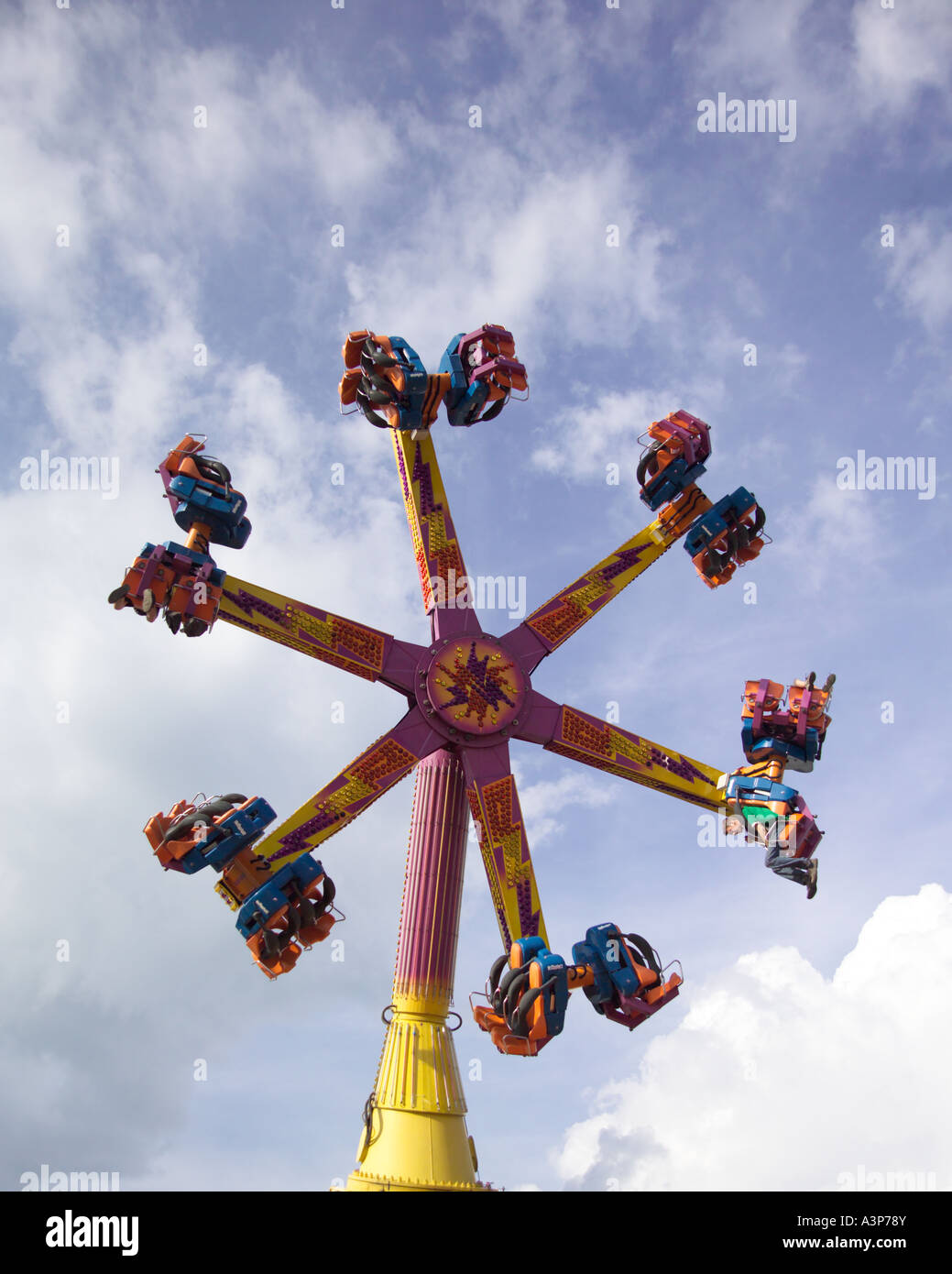Spinning carnival ride hi-res stock photography and images - Alamy