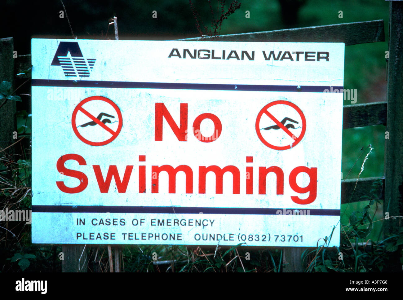 Warning sign for Toxic algae in reservoir Rutland Water ...