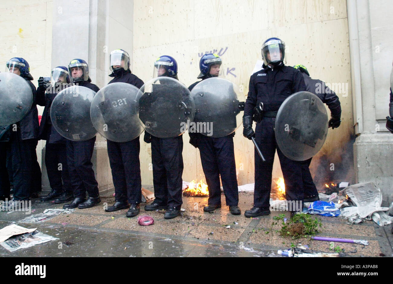 Riot_gear hi-res stock photography and images - Alamy