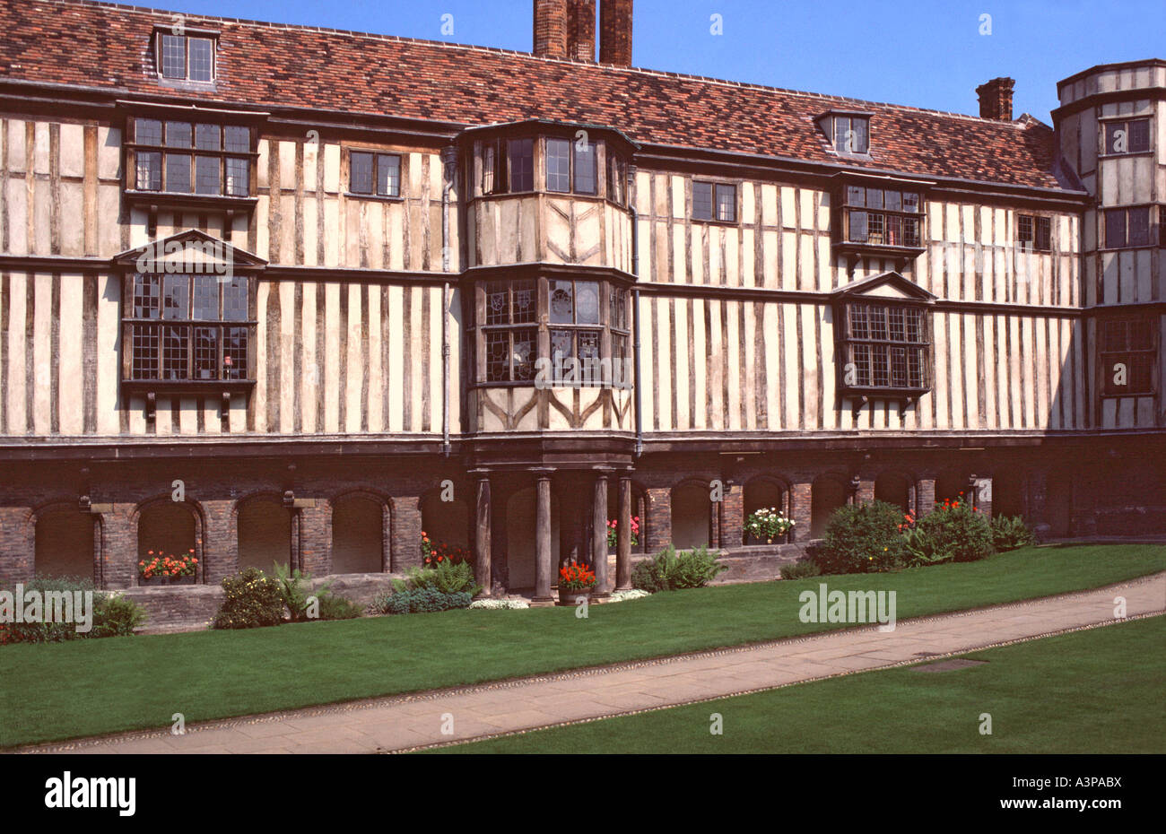 Long Gallery in Cloister Court, Queens' College, Cambridge ...