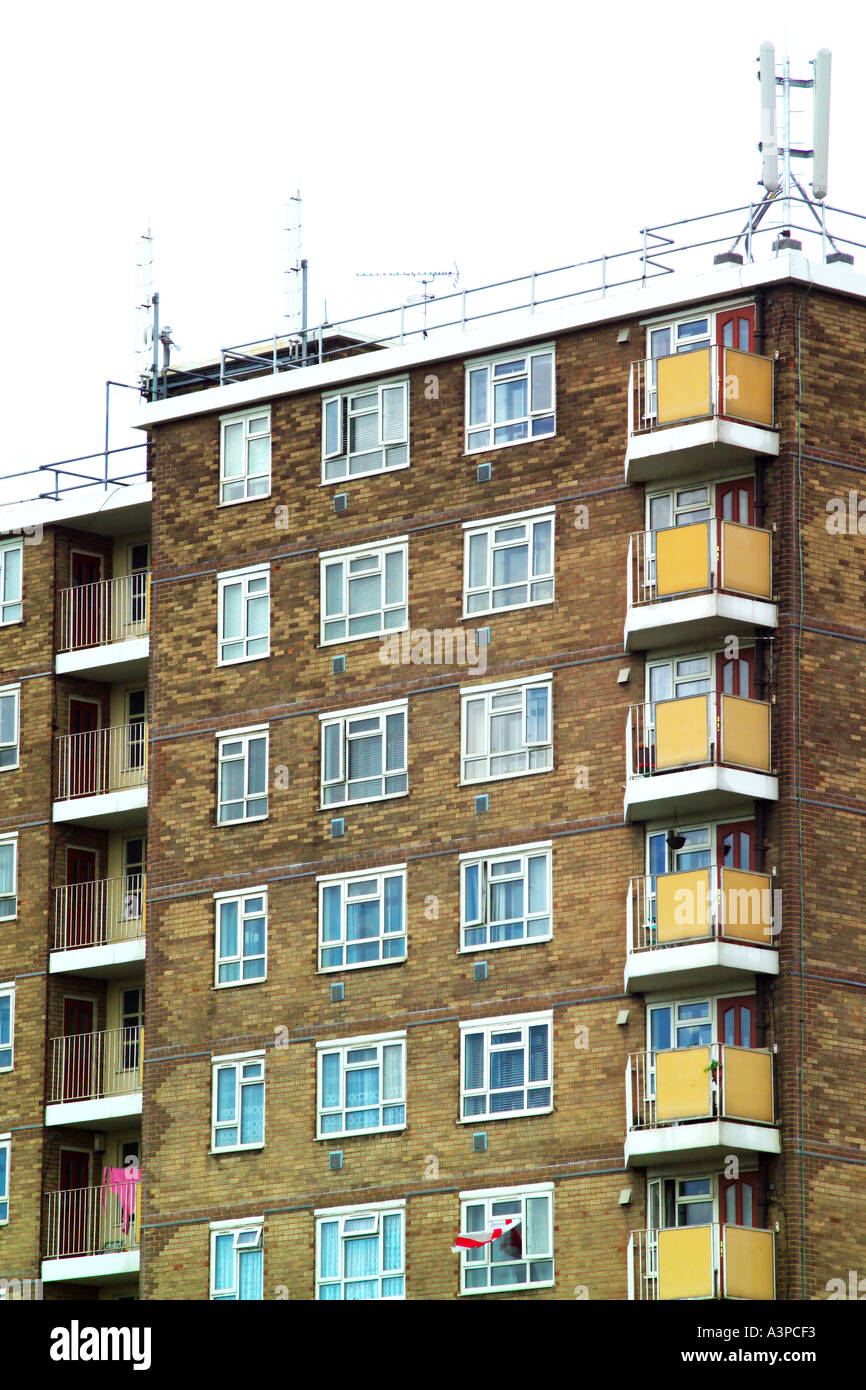 City centre tower block flats apartments Stock Photo - Alamy