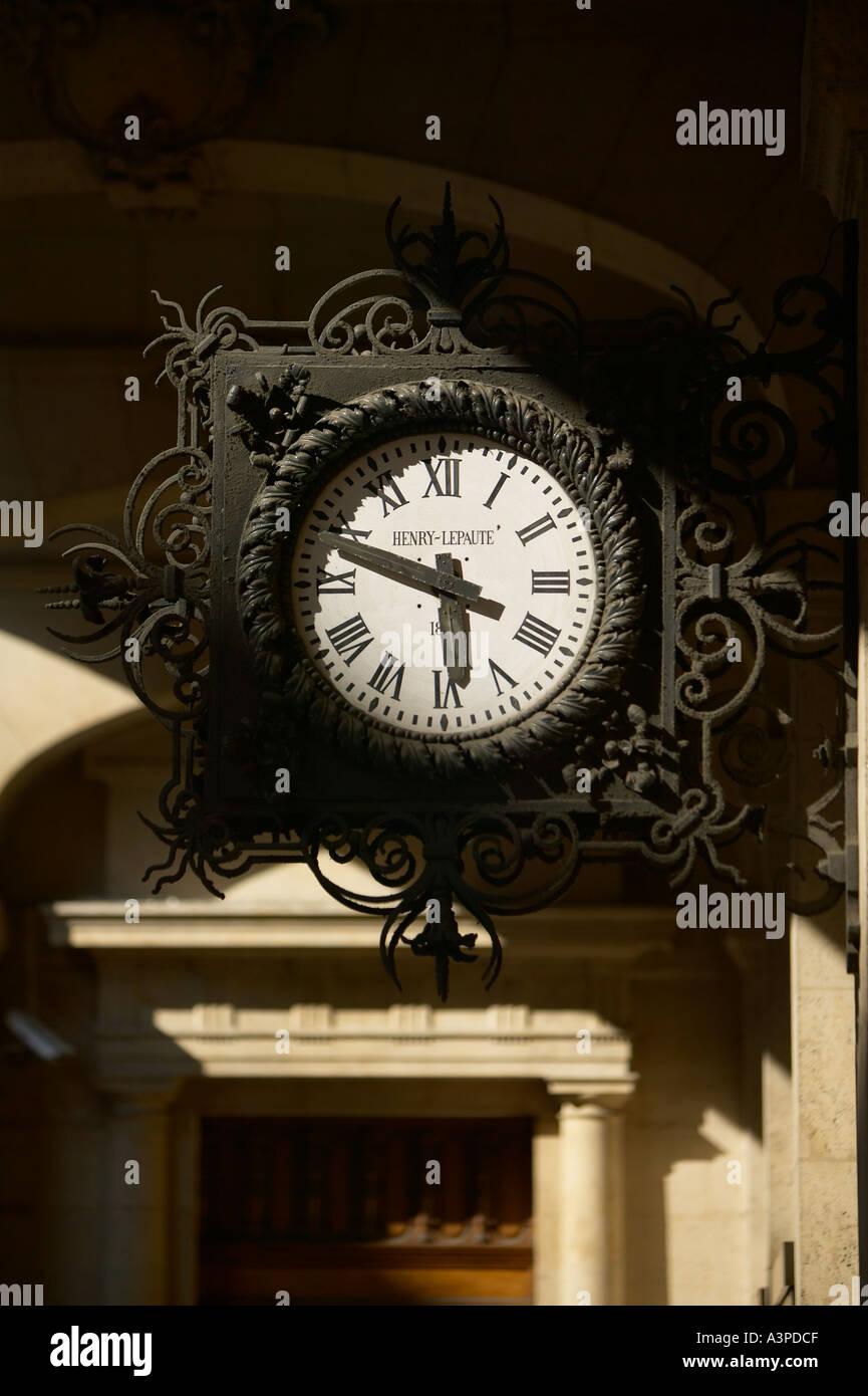 Lepaute clock hi-res stock photography and images - Alamy