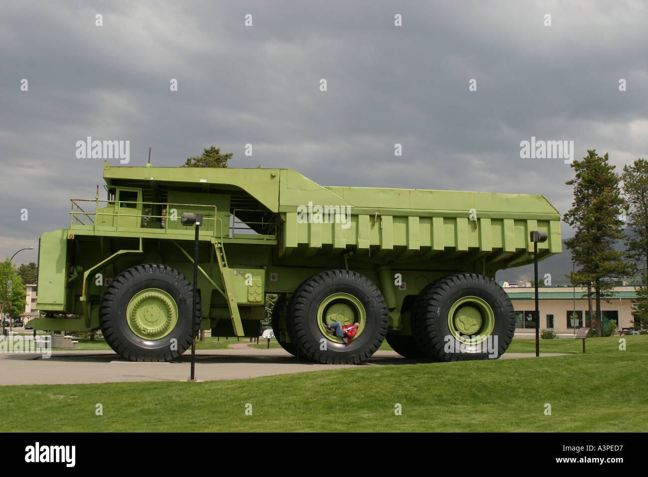 Horizontal Big truck Stock Photo - Alamy