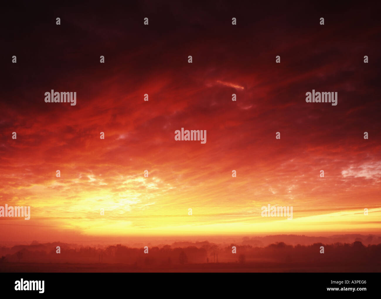 Countryside skyscape hi-res stock photography and images - Alamy