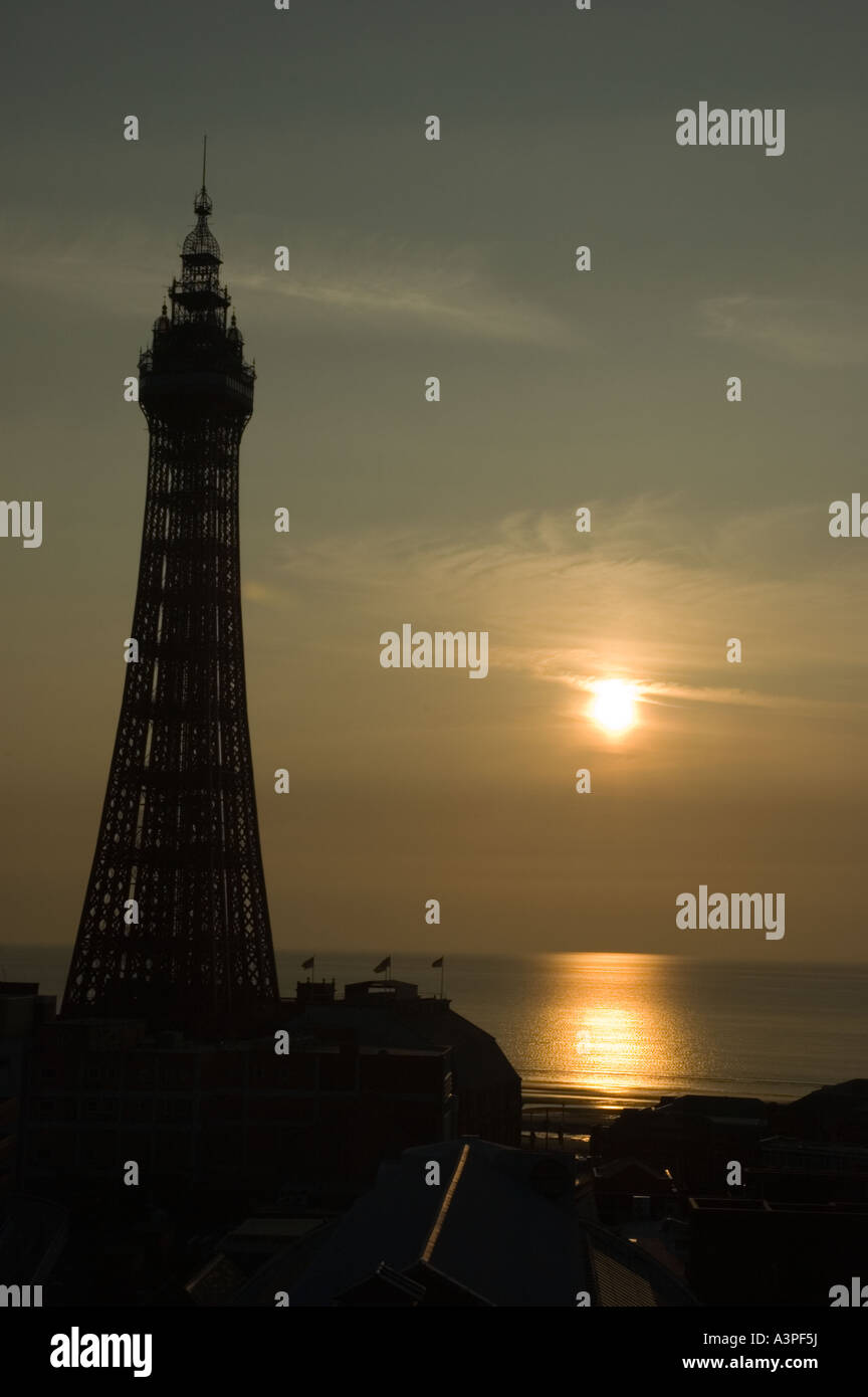 Silhouette of blackpool tower hi-res stock photography and images - Alamy