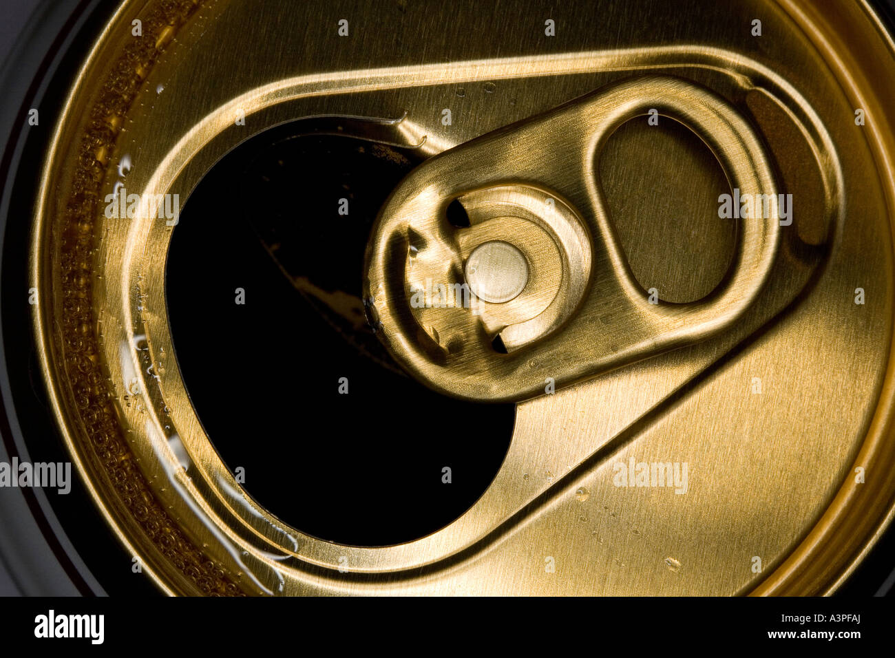 Ring pull hi-res stock photography and images - Alamy