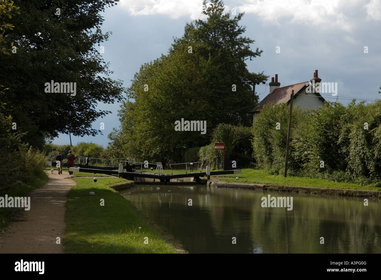 Grand Union Canal at Bulbourne, herts Stock Photo - Alamy