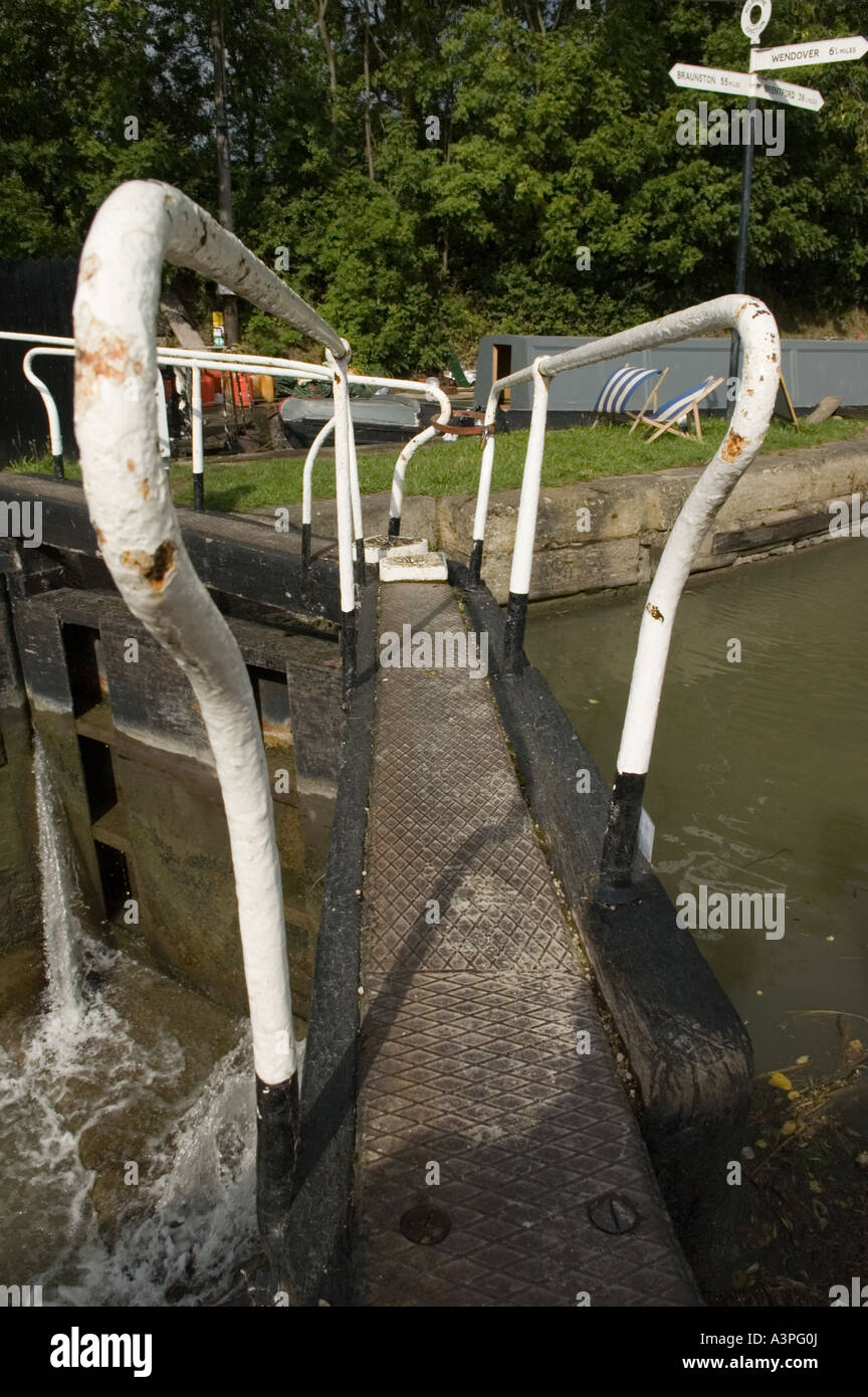 Lock gate on the Grand union canal at Bulbourne Herts near tring Stock ...