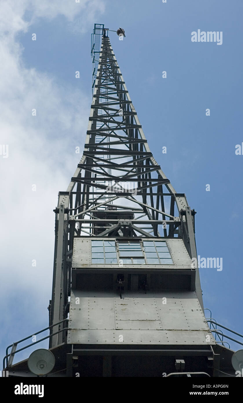 Dockyard crane in Southampton Stock Photo - Alamy