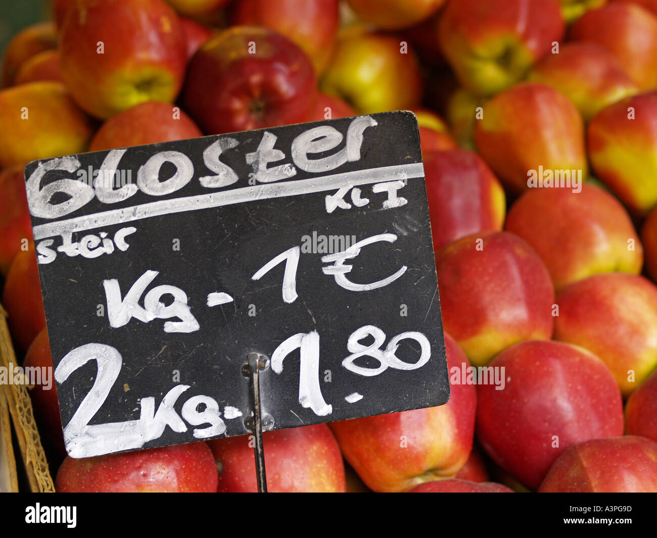 Gloster apple hi-res stock photography and images - Alamy
