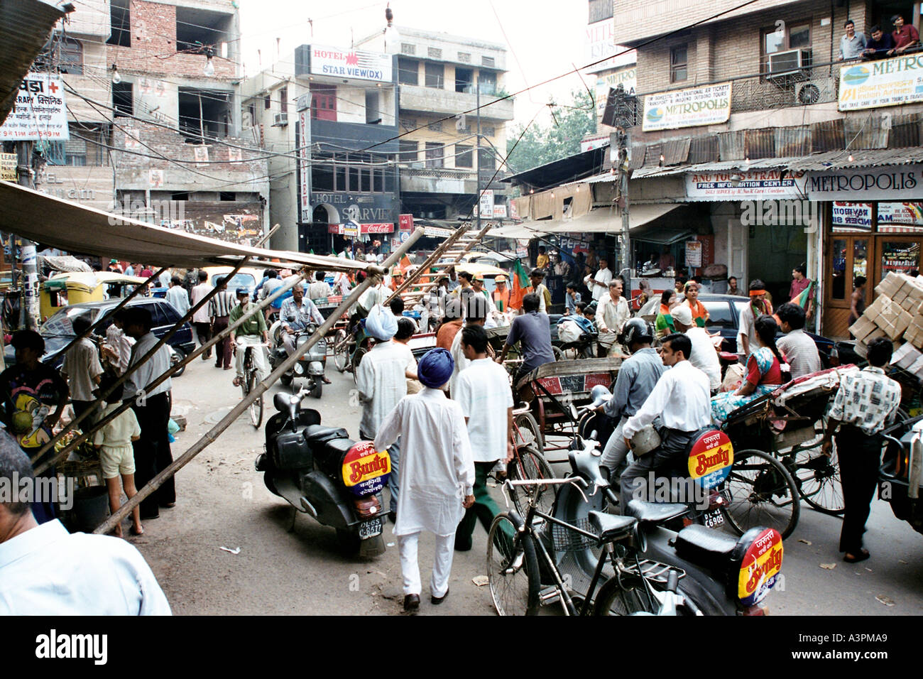 Crowded street scene in Paharganj New Delhi India Stock Photo - Alamy