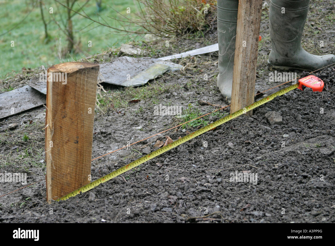 Construction of a raised bed hi-res stock photography and images - Alamy