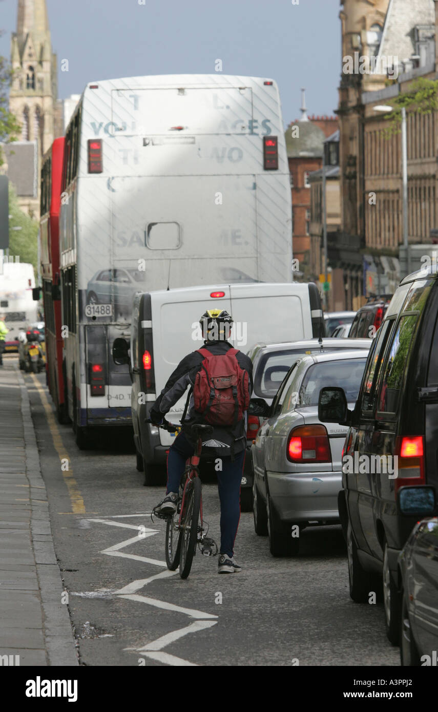 Traffic on Great Western Road, towards Glasgow City centre Stock Photo ...