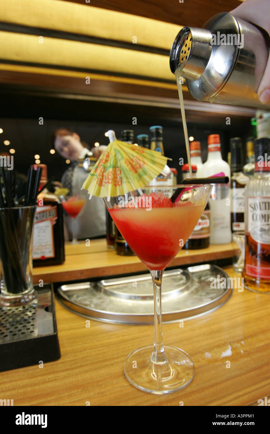 Preparing a cocktail Stock Photo - Alamy