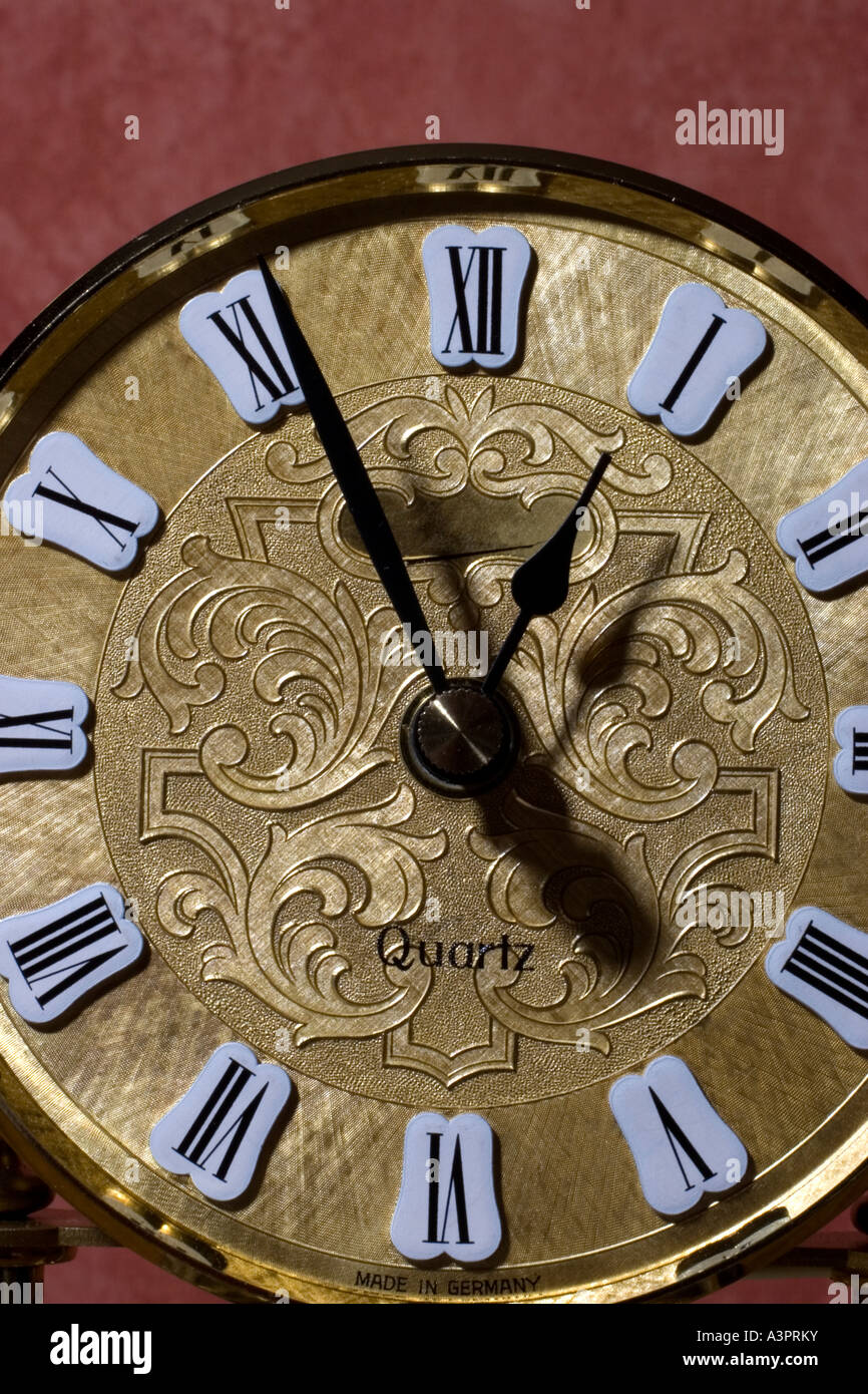 Uhr clock watch Stock Photo - Alamy